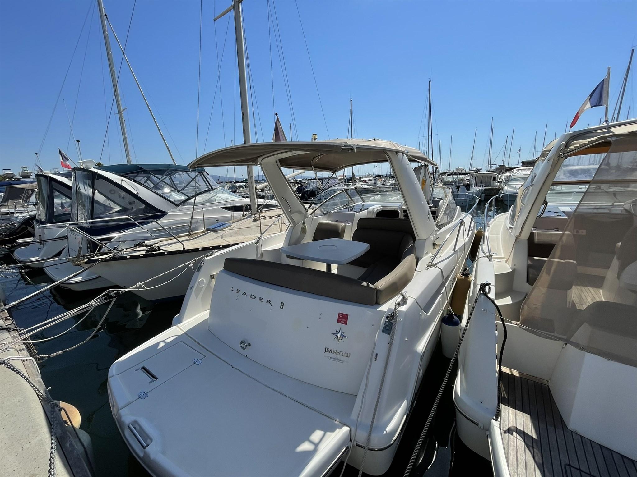 Jeanneau Leader 8 | 2009 | 9m | Boatshop24