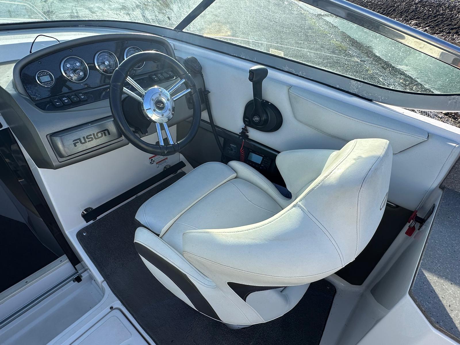 2011 Regal 2550 Cuddy Cuddy Cabin for sale - YachtWorld