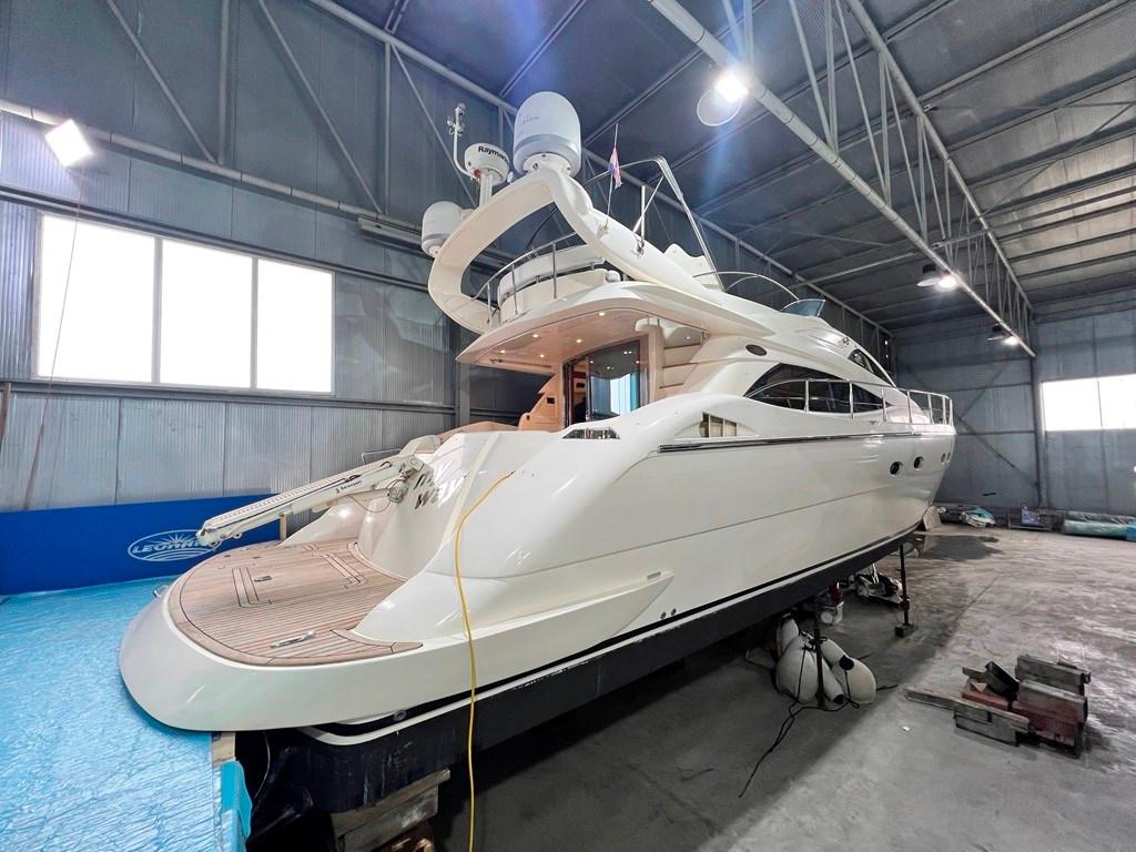 Used 2004 Aicon 56 S | TopBoats