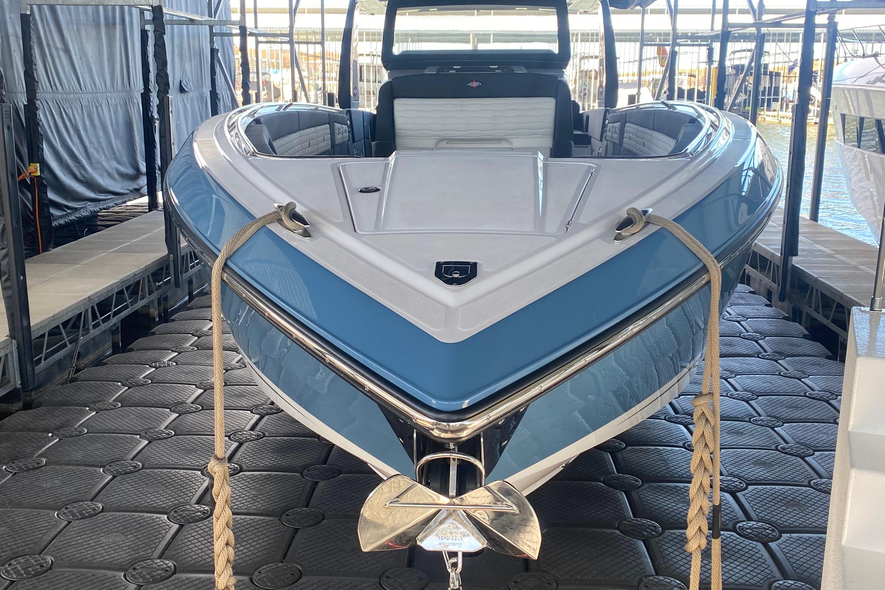 2022 Cigarette 41 Nighthawk Center Console for sale - YachtWorld
