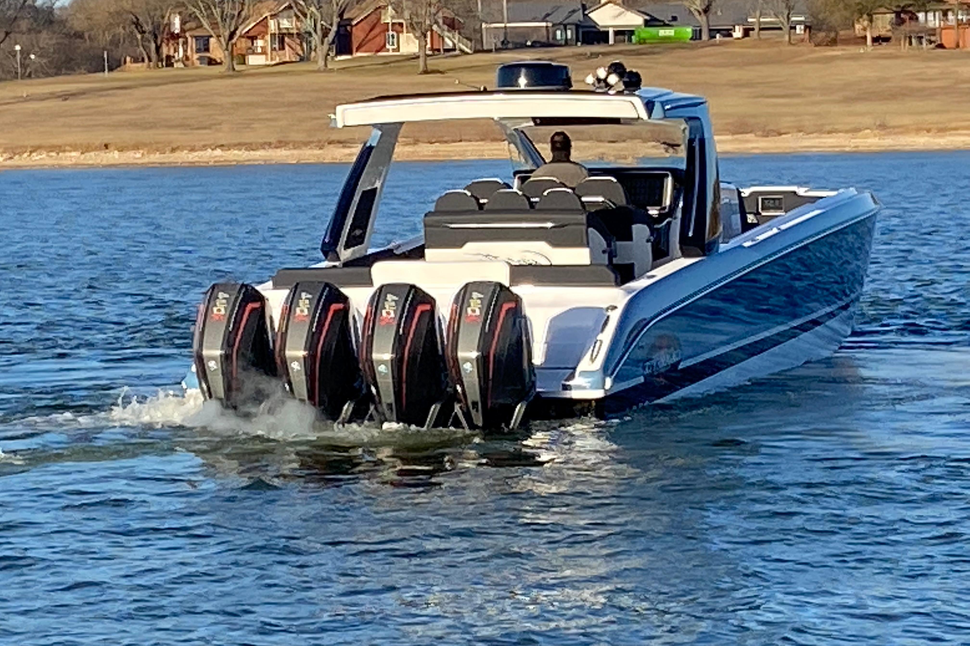 2022 Cigarette 41 Nighthawk Centre Console for sale - YachtWorld