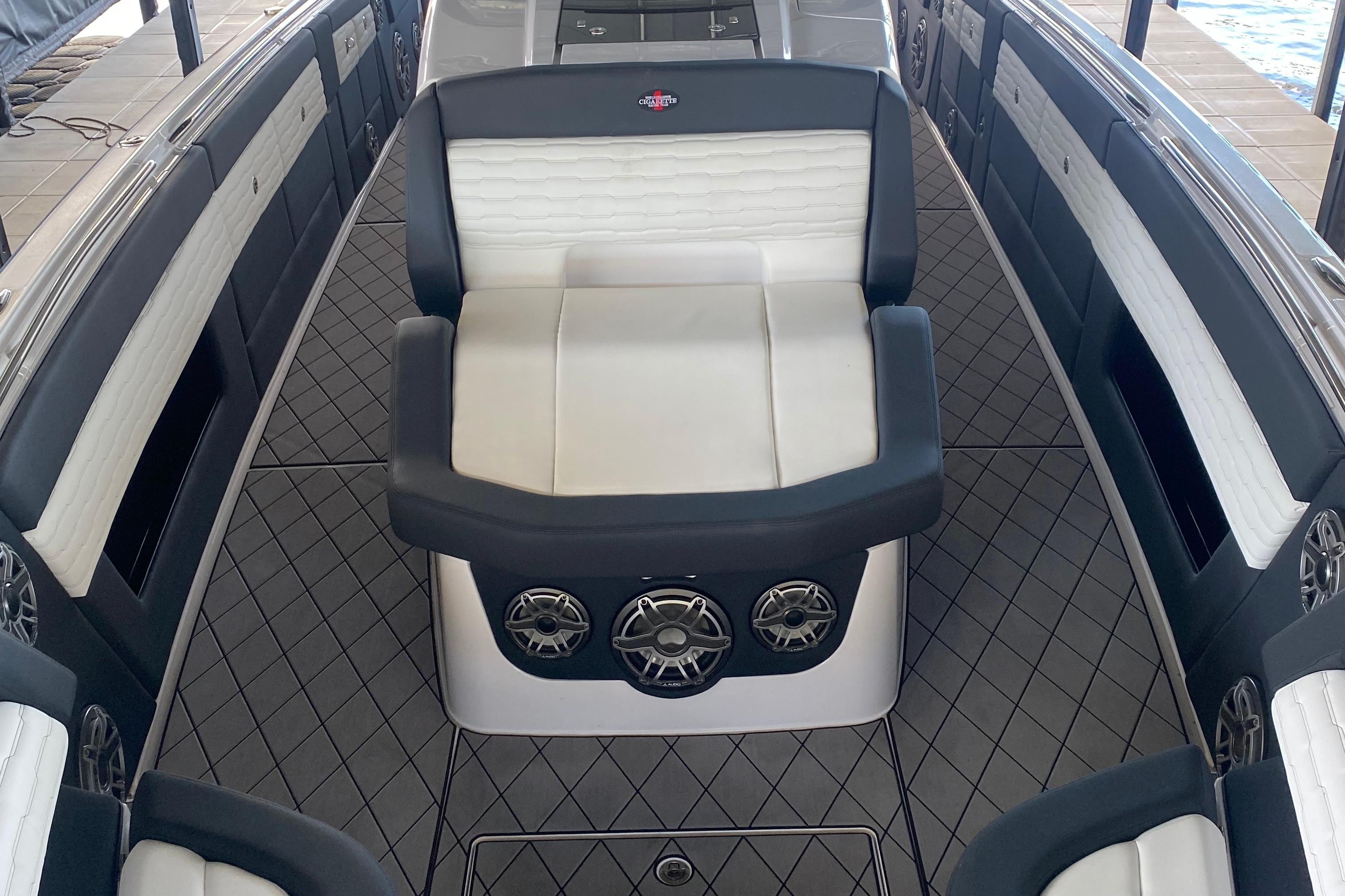 2022 Cigarette 41 Nighthawk Center Console for sale - YachtWorld