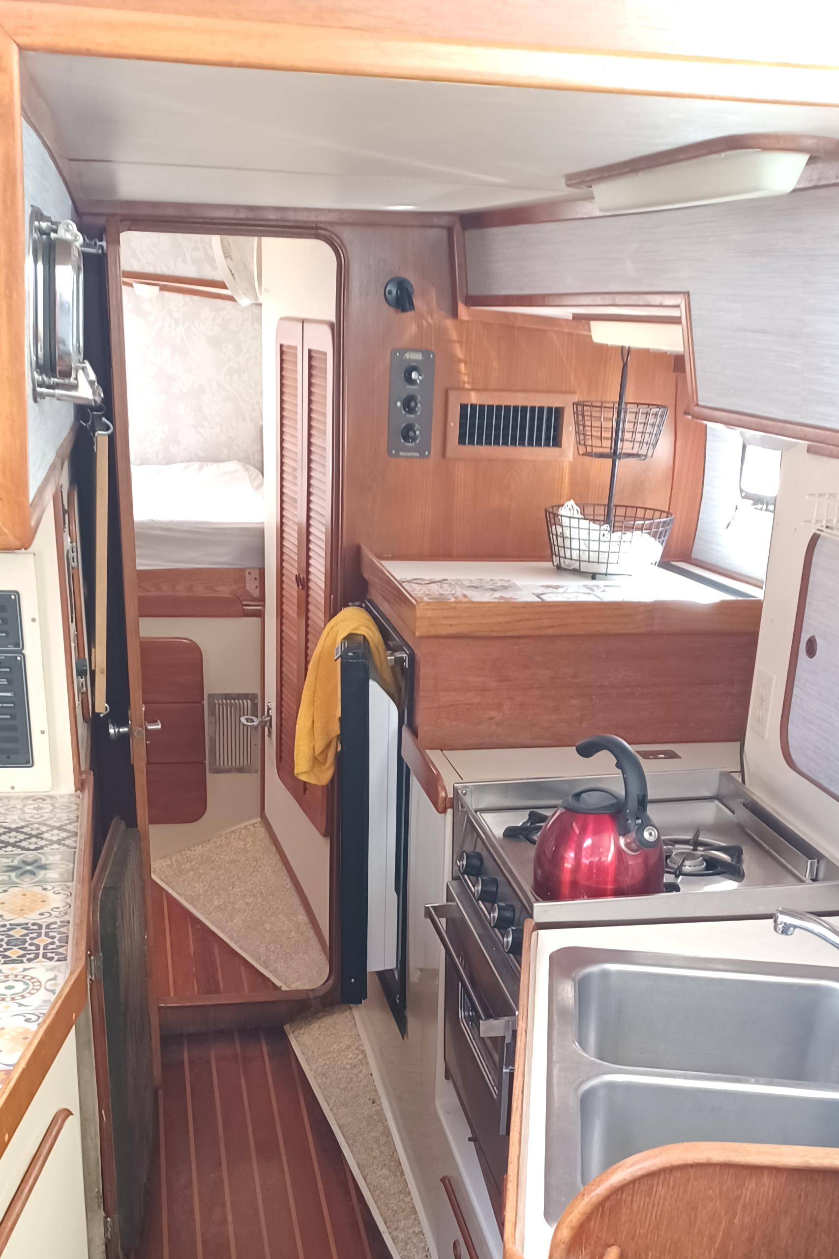 1985 Irwin 38 Mk II Sloop for sale - YachtWorld