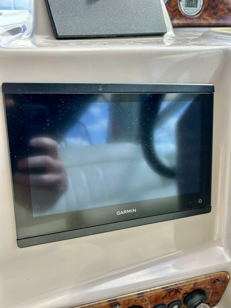 2005 Rinker 342 Fiesta Vee Cruiser for sale - YachtWorld