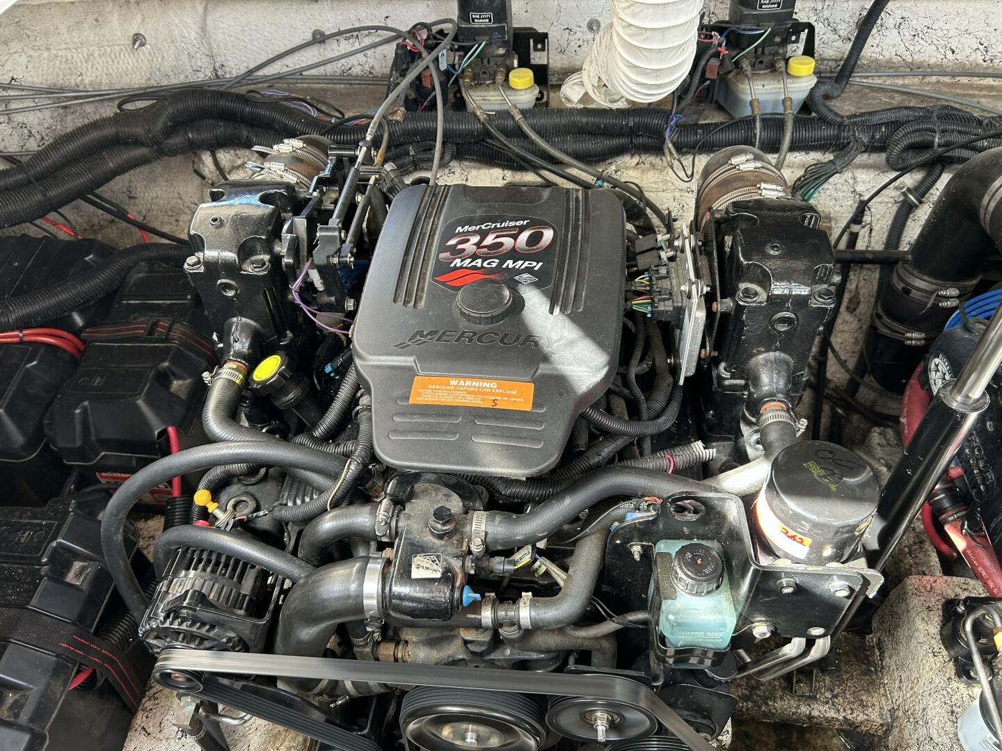 2005 Rinker 342 Fiesta Vee Cruiser for sale - YachtWorld