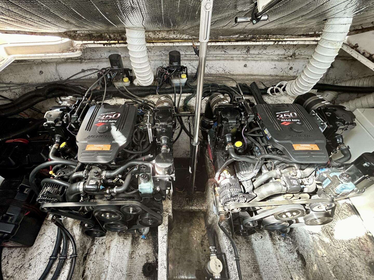 2005 Rinker 342 Fiesta Vee Cruiser for sale - YachtWorld