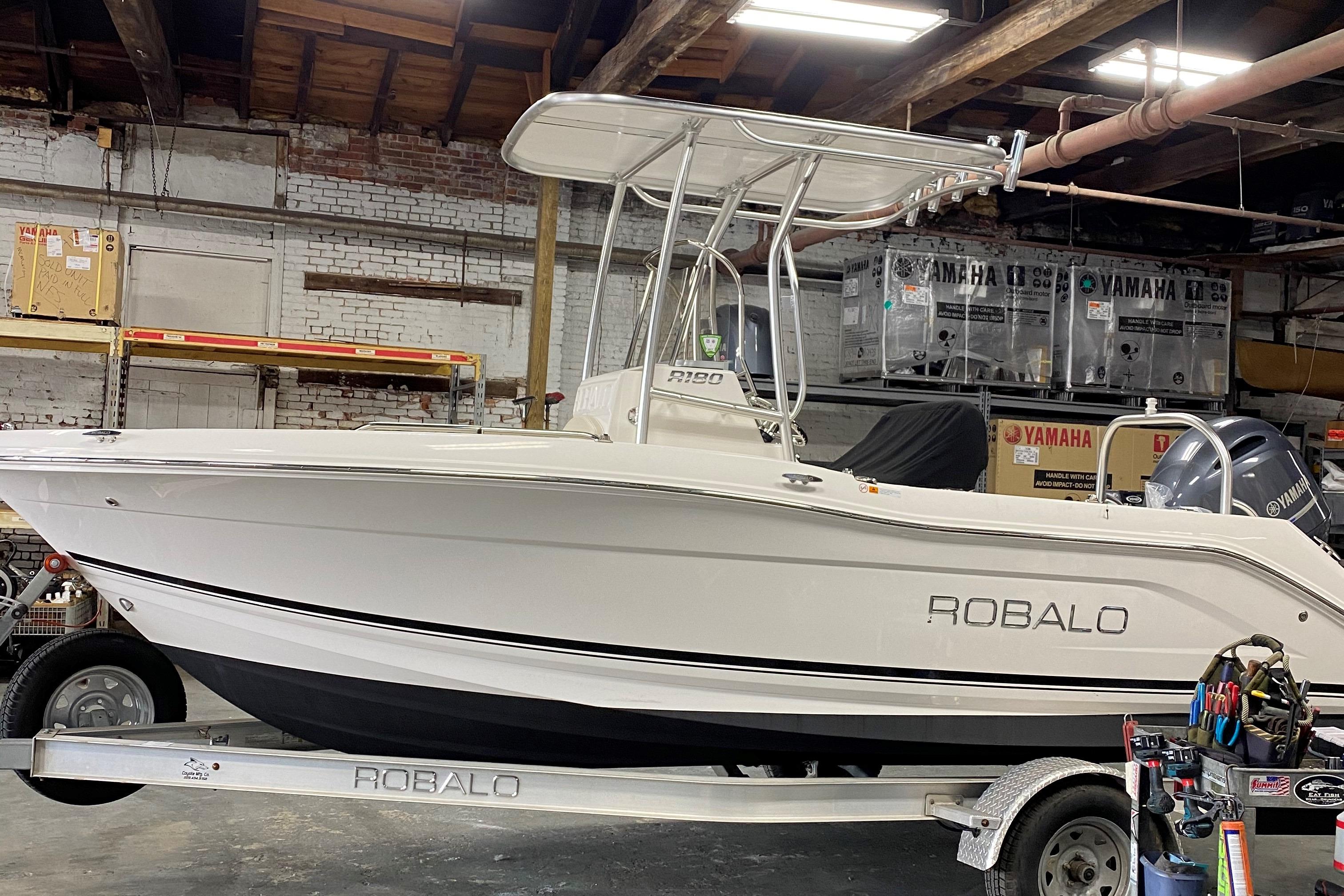 2017 Robalo R180 Center Console Centre Console for sale - YachtWorld