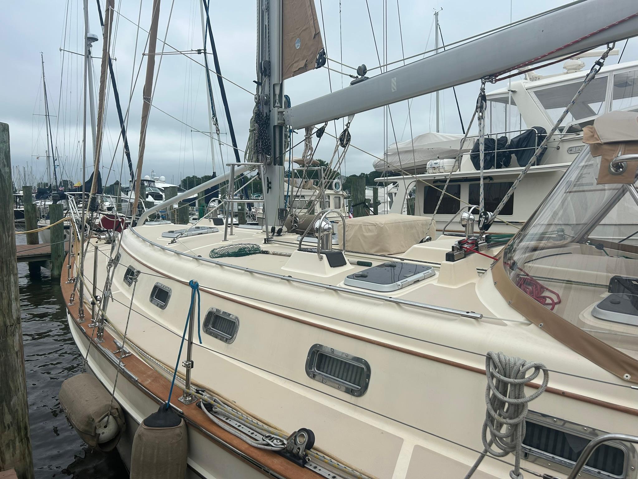2000 Island Packet 420 Cruiser for sale - YachtWorld