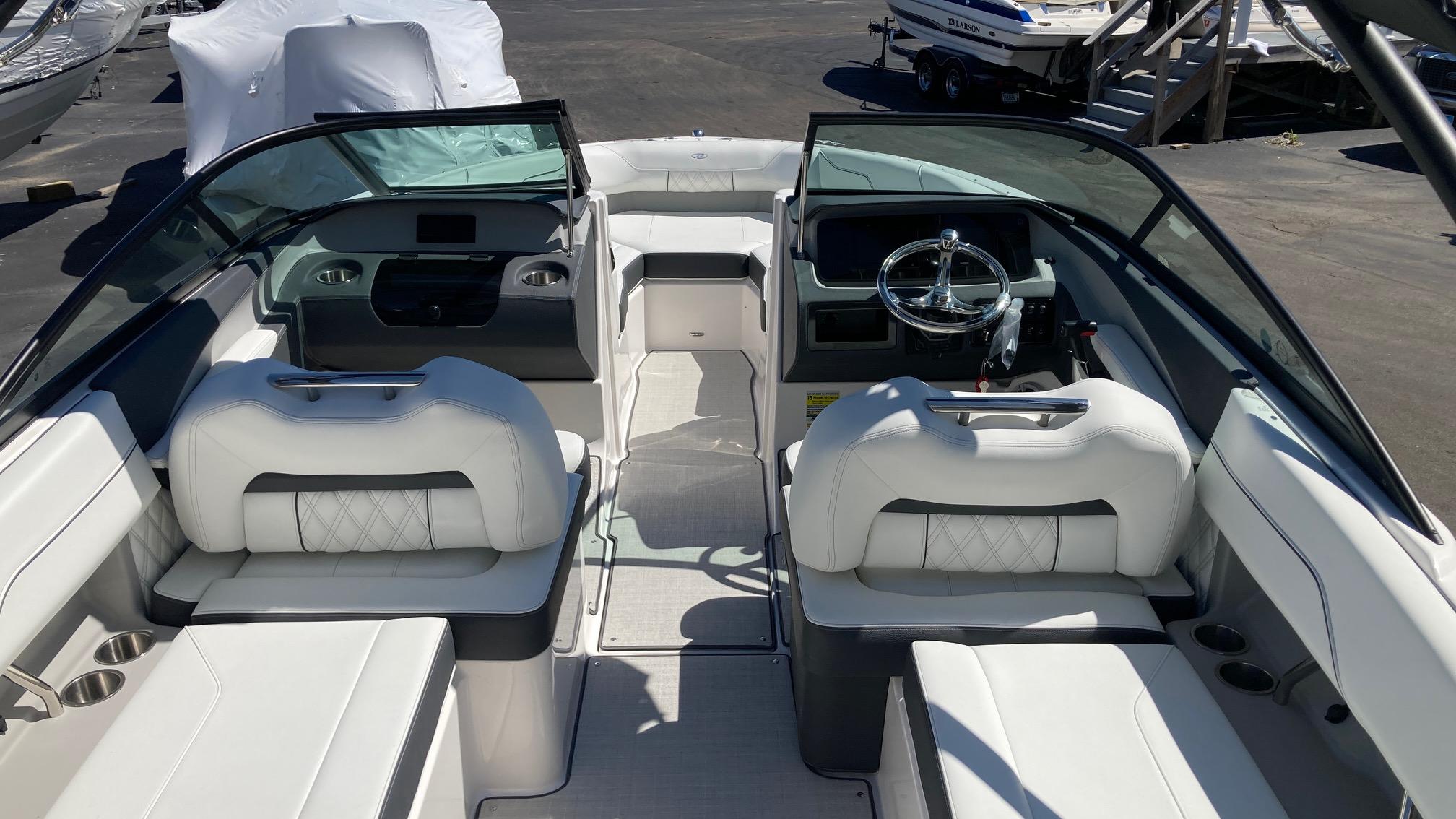 2024 Regal LX2 Bowrider for sale - YachtWorld