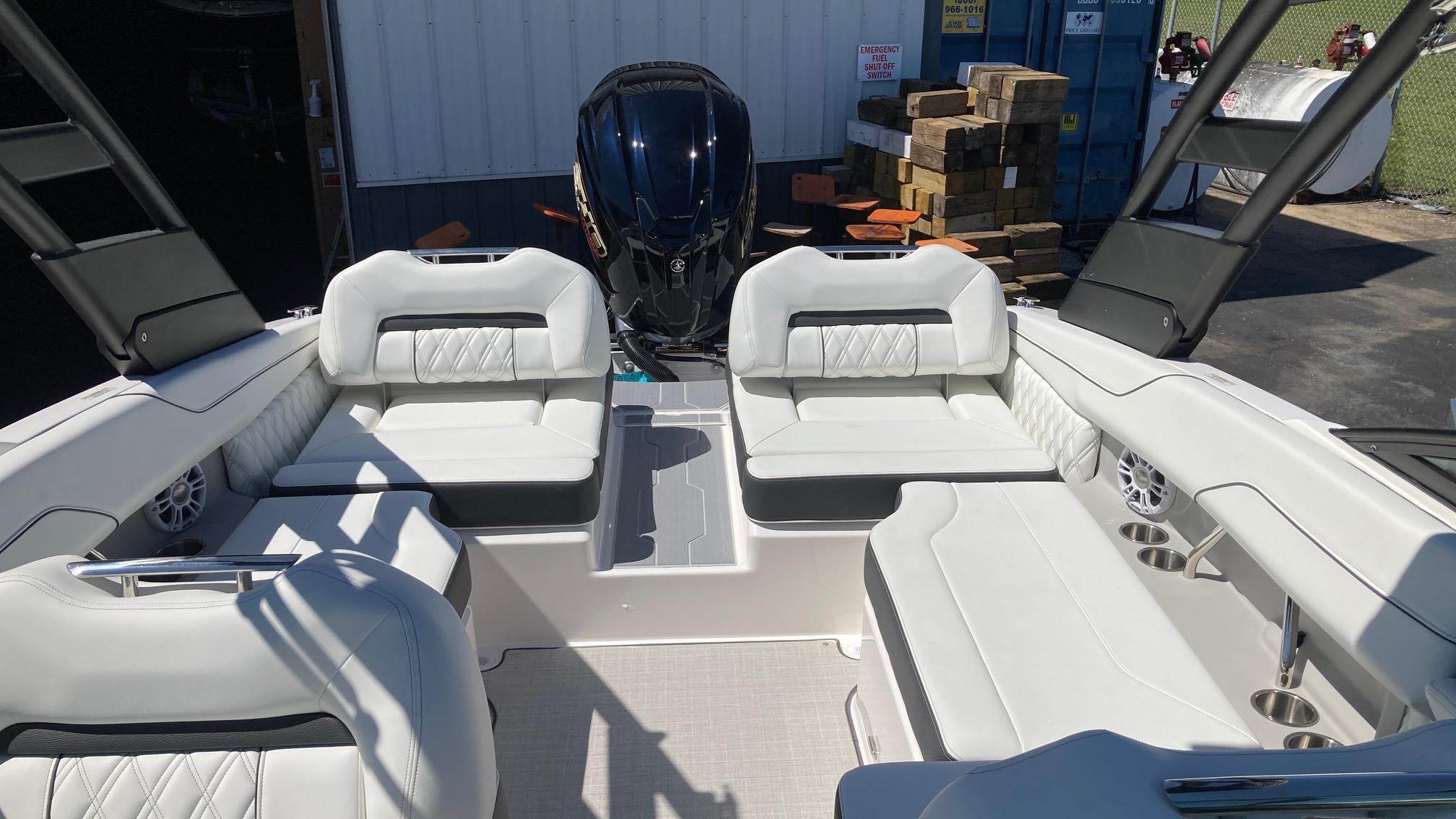 2024 Regal LX2 Bowrider for sale - YachtWorld