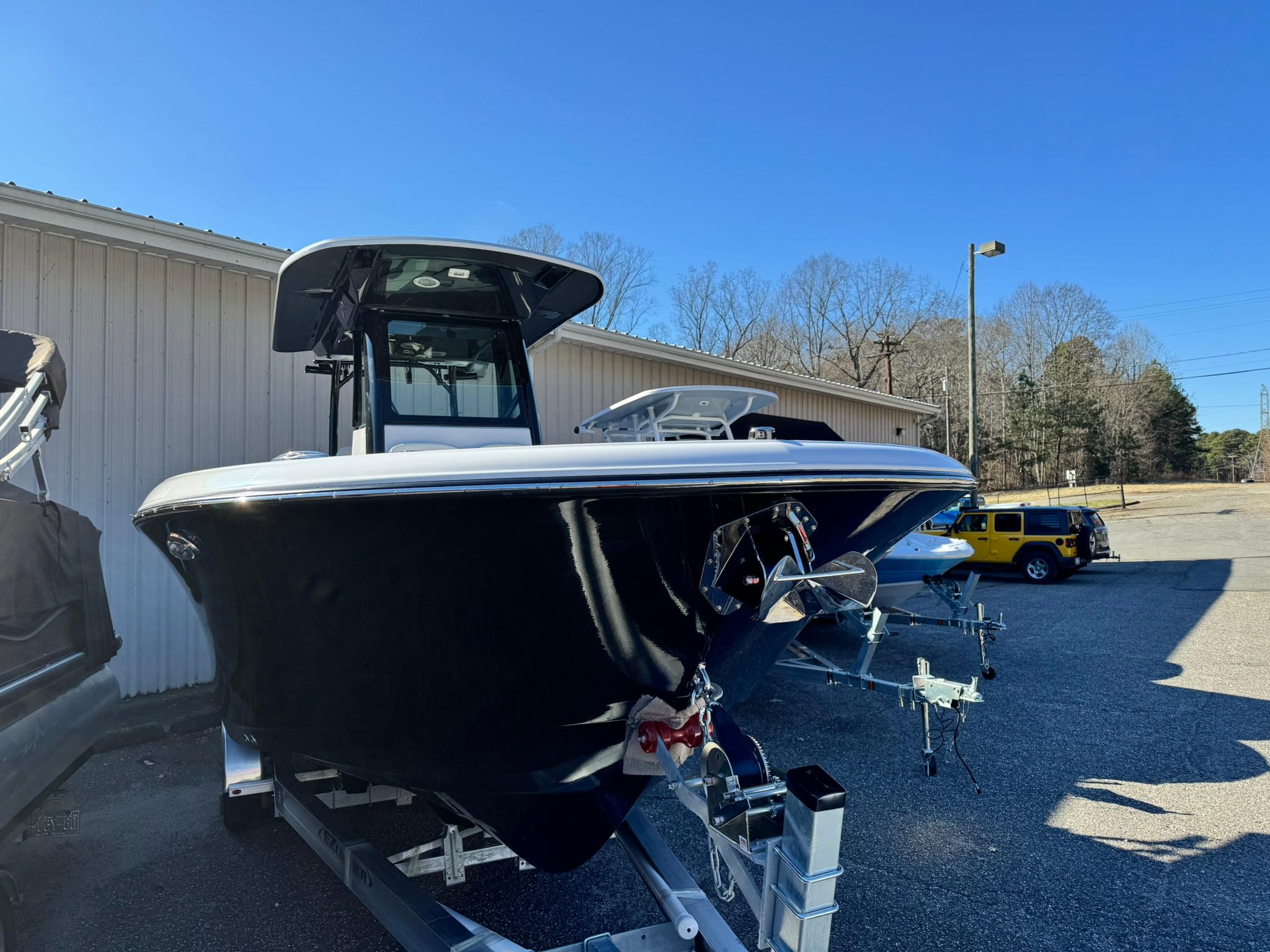 2025 Stingray 253 CC Keskipulpetti myytävät - YachtWorld