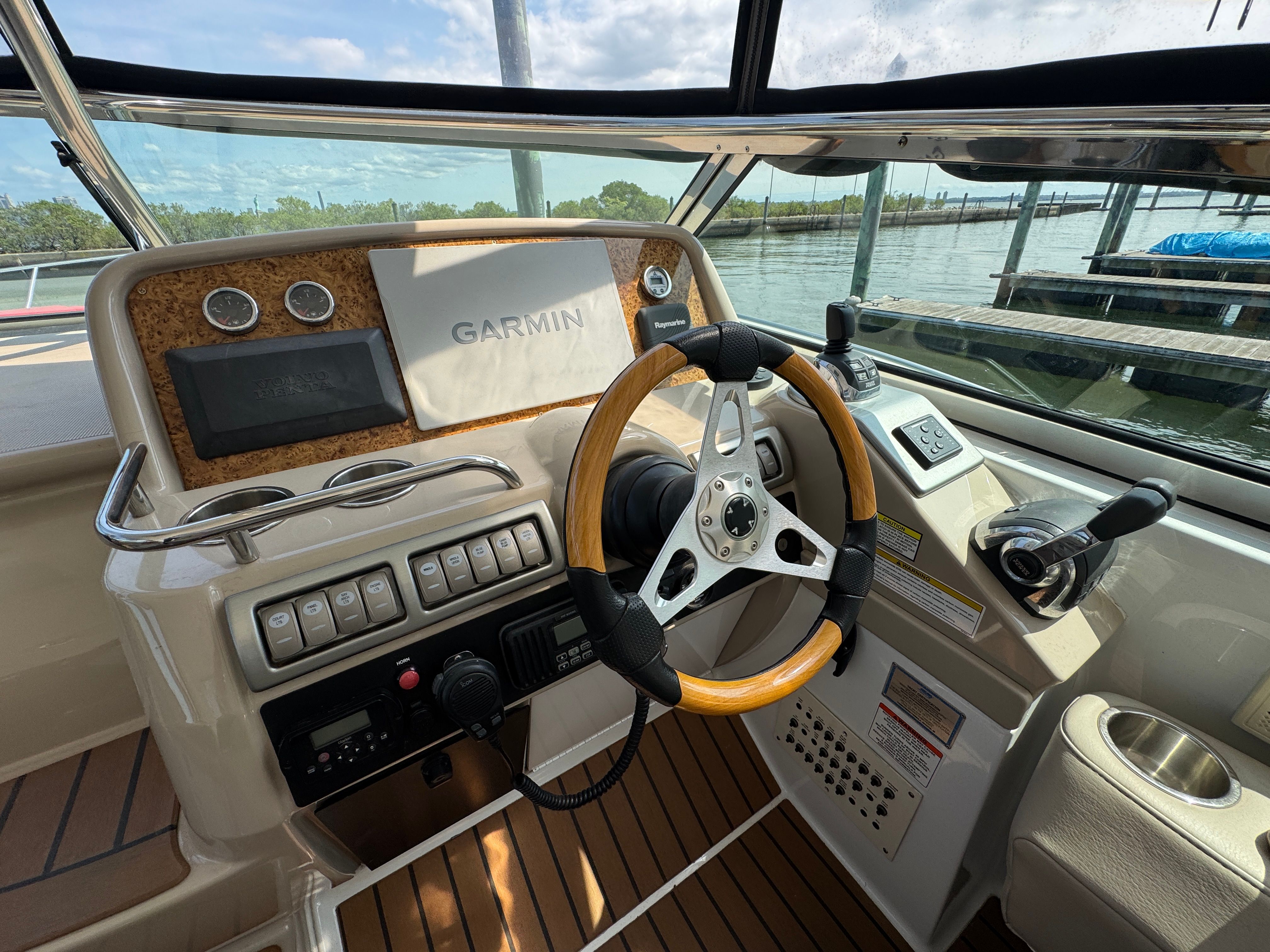 2012 Formula 37 Performance Cruiser Ekspresscruiser til salgs- YachtWorld