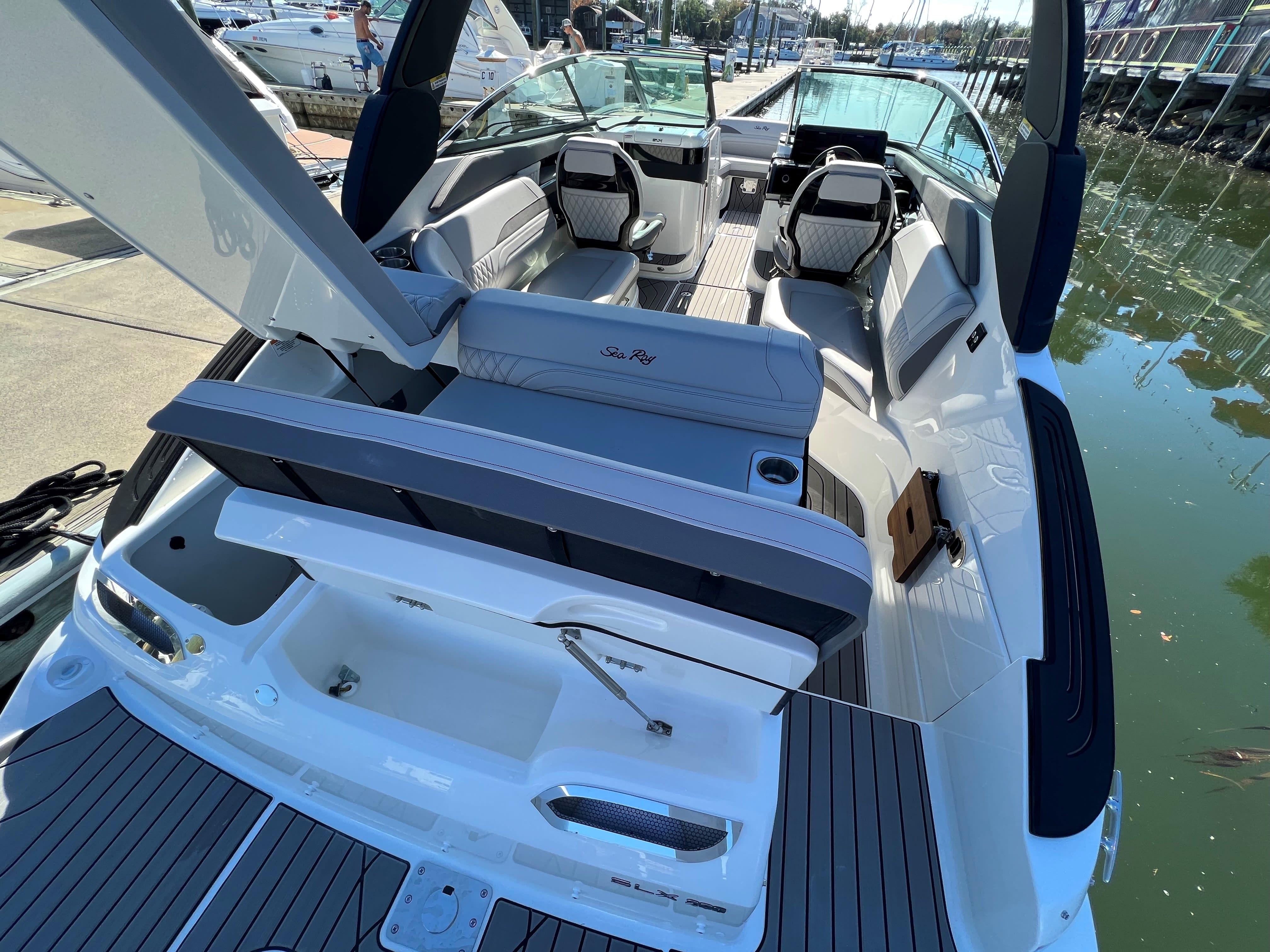 2023 Sea Ray SLX 260 Outboard Runabout for sale - YachtWorld