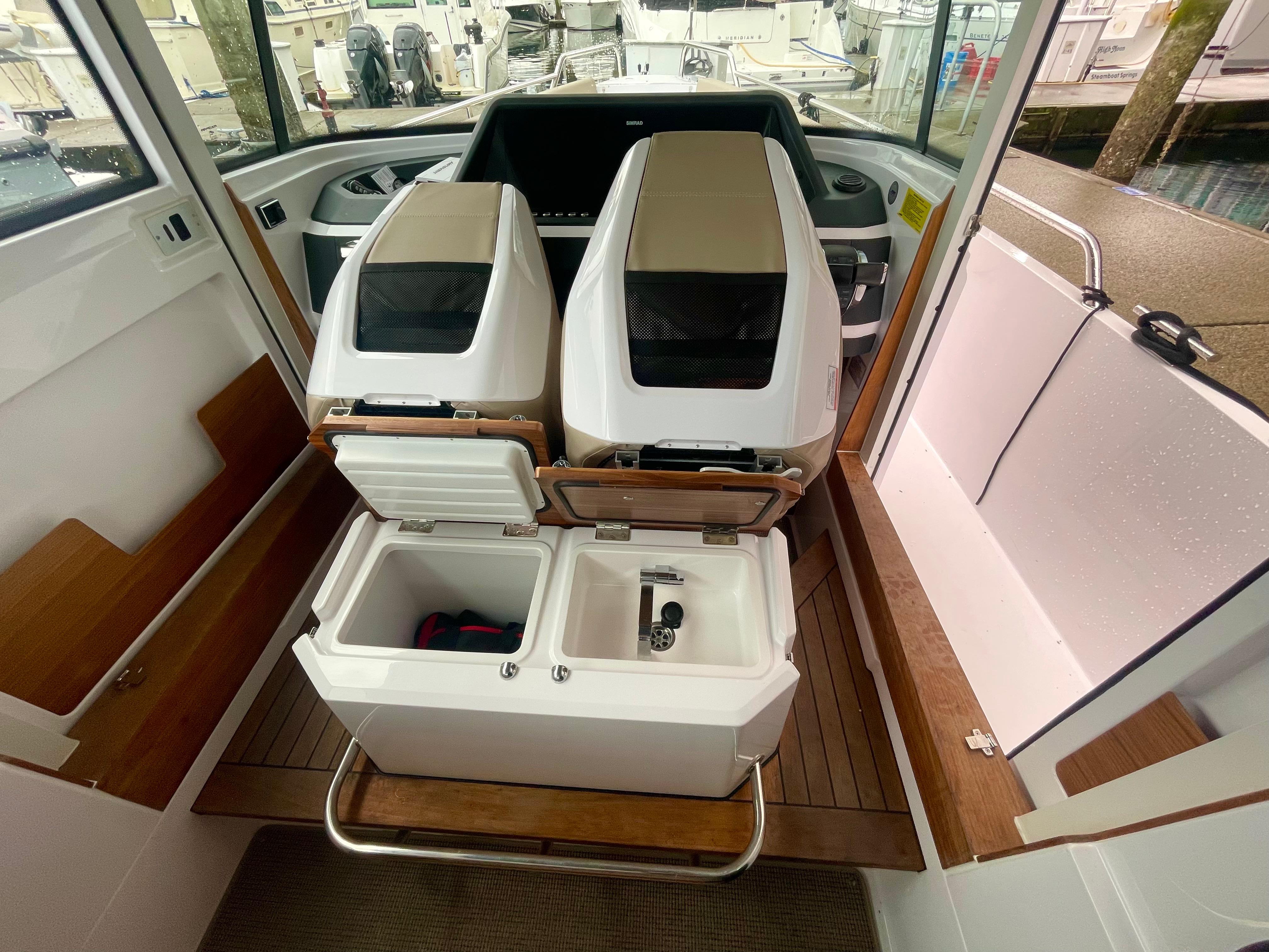 2022 Axopar 28 CABIN Cruiser for sale - YachtWorld