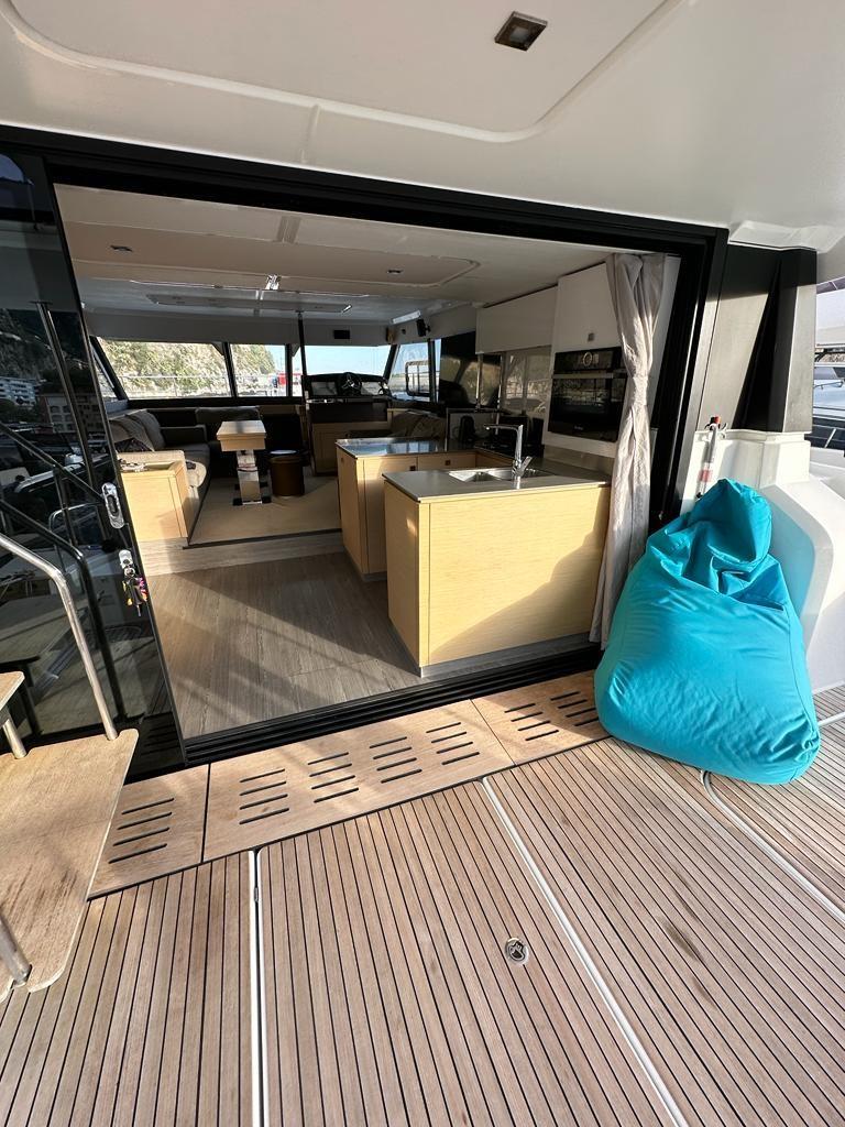 2018 Fountaine Pajot MY6 Power Catamaran for sale - YachtWorld