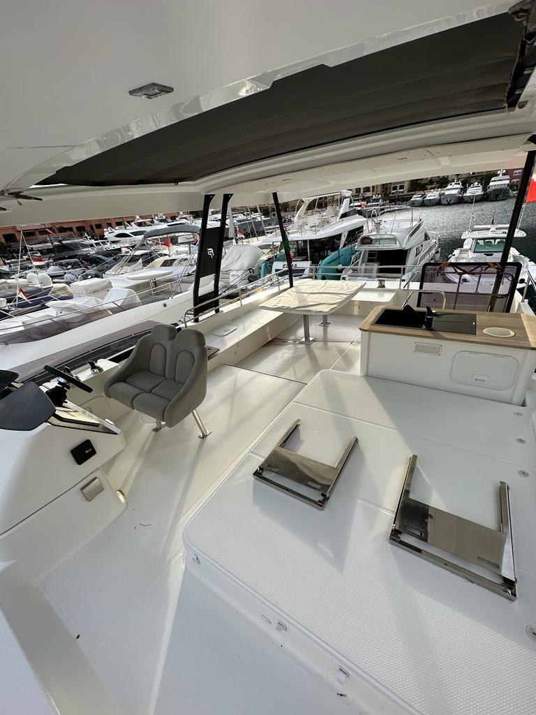 2018 Fountaine Pajot MY6 Power Catamaran for sale - YachtWorld