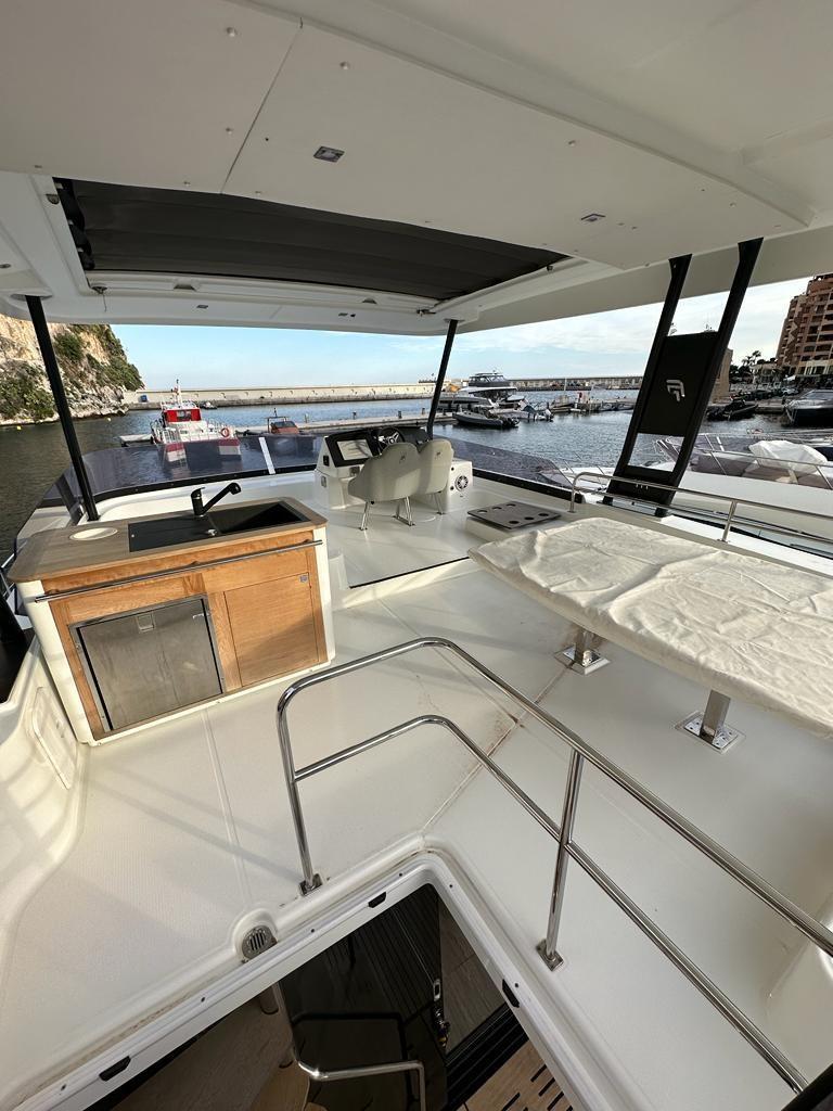 2018 Fountaine Pajot MY6 Power Catamaran for sale - YachtWorld