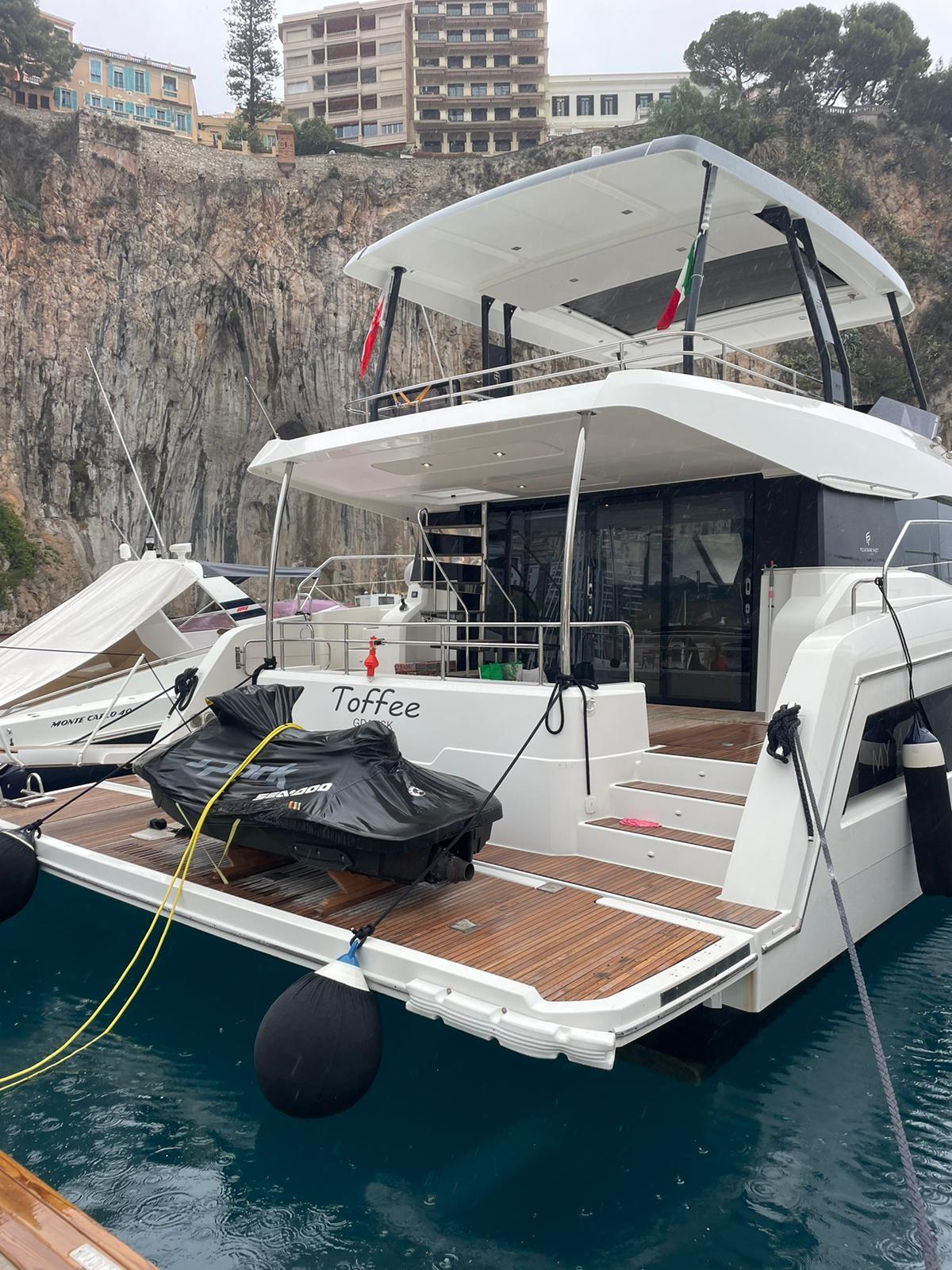 2018 Fountaine Pajot MY6 Power Catamaran for sale - YachtWorld