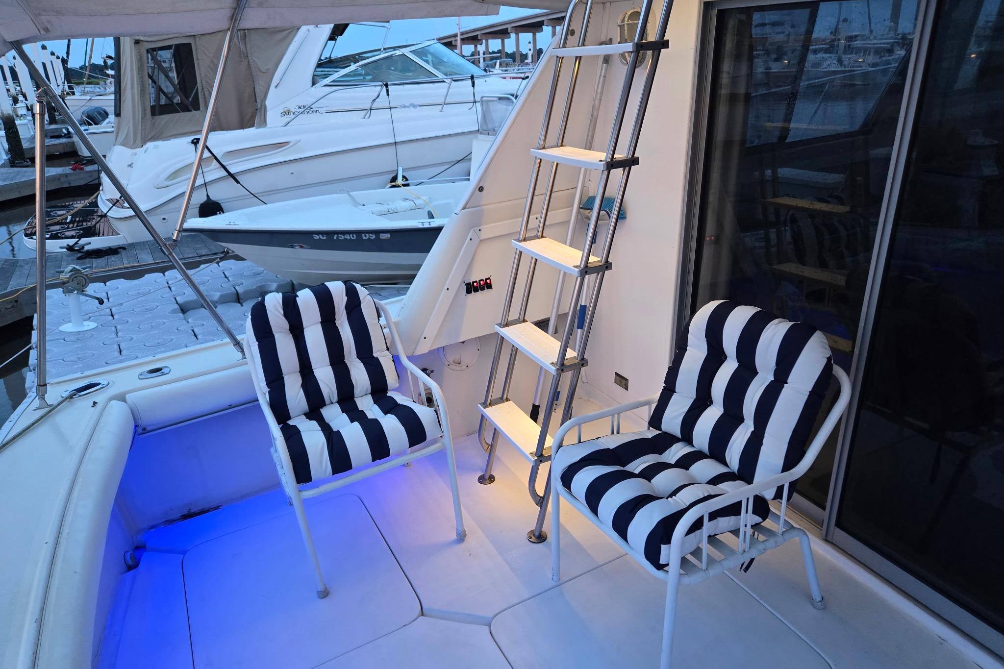 1986 Silverton 34 CONVERTIBLE FLYBRIDGE Flybridge for sale - YachtWorld