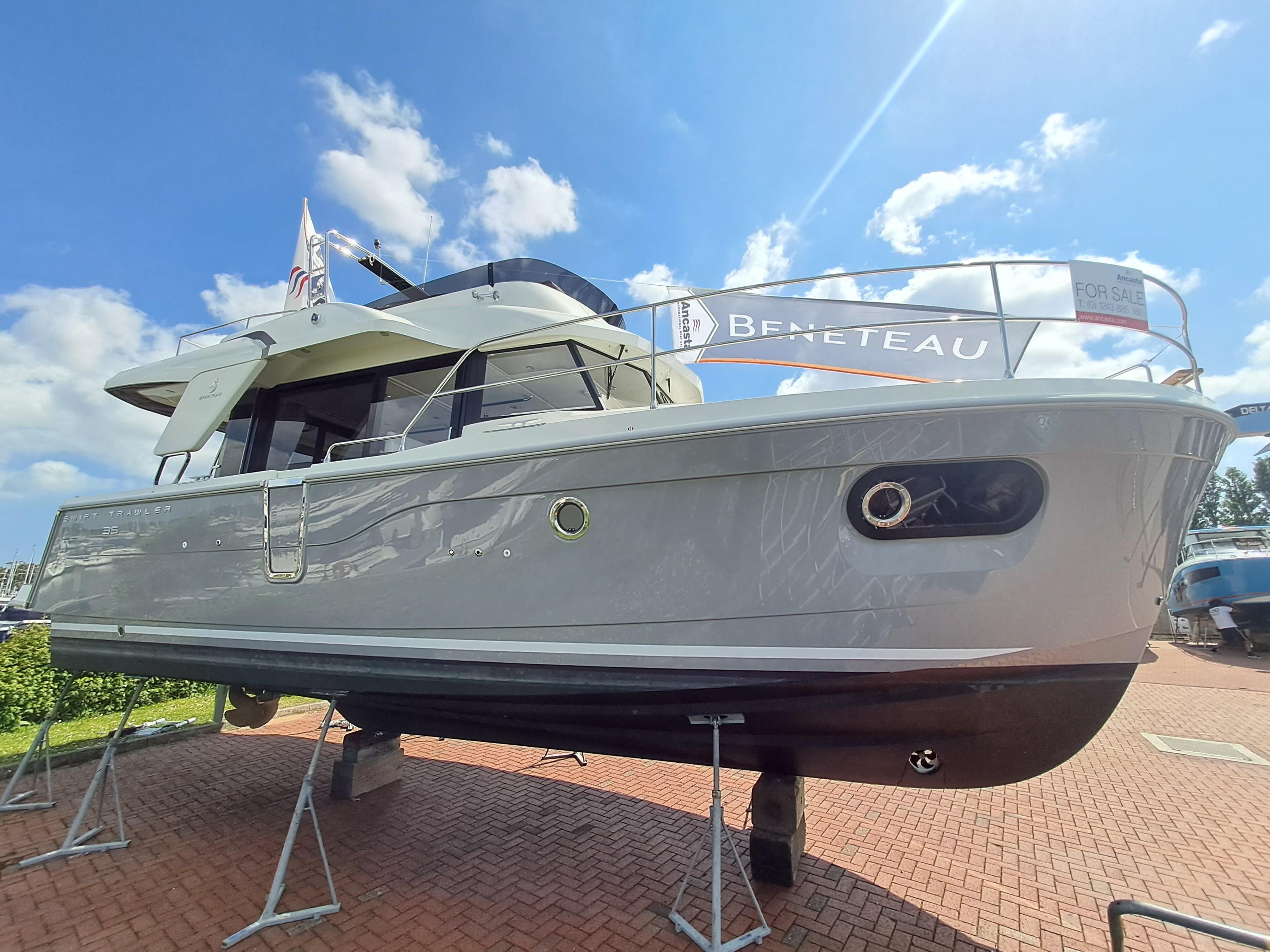 2024 Beneteau Swift Trawler 35 Cruiser for sale - YachtWorld