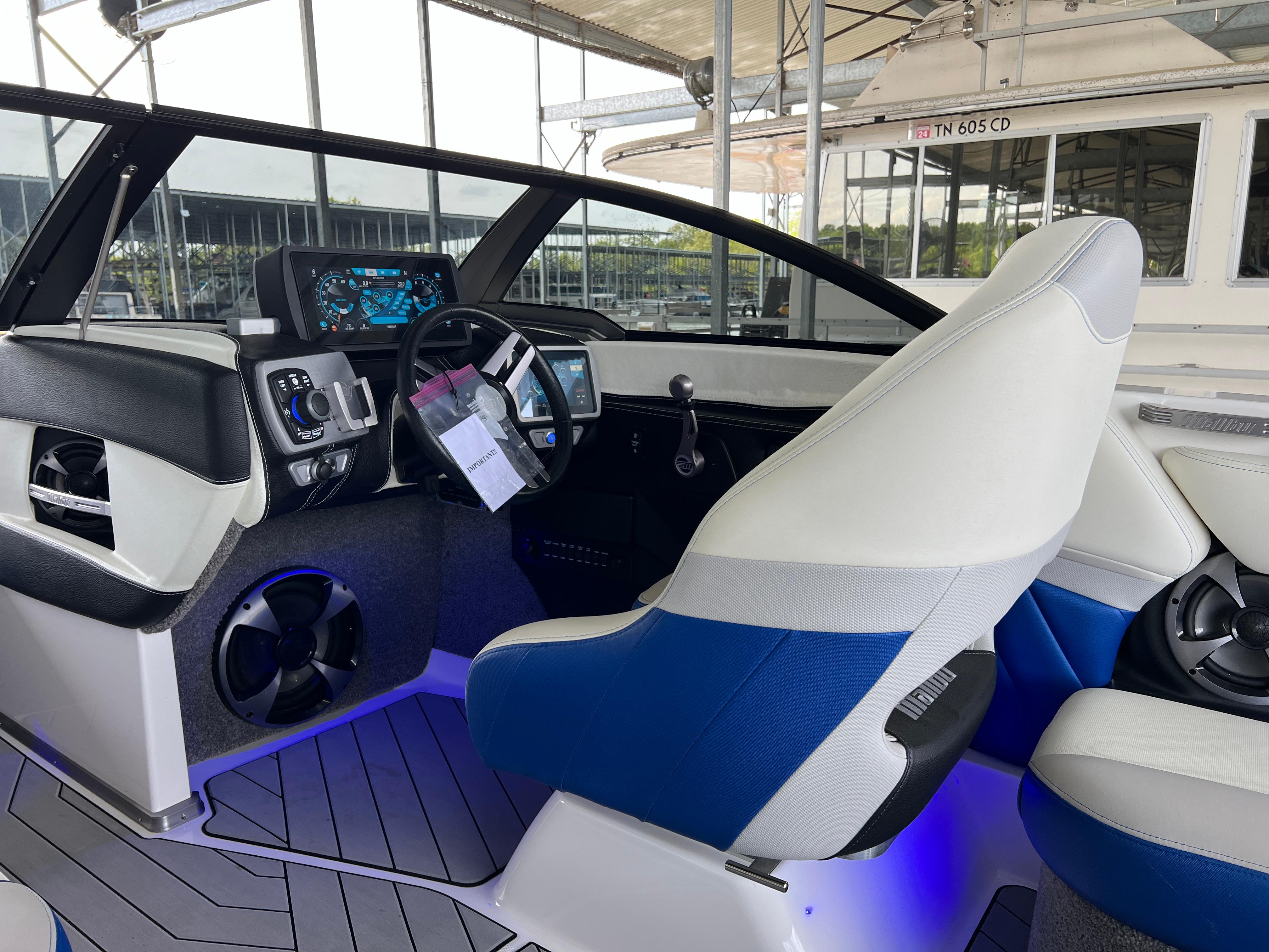 2017 Malibu Wakesetter 25 LSV Ski and Wakeboard for sale - YachtWorld