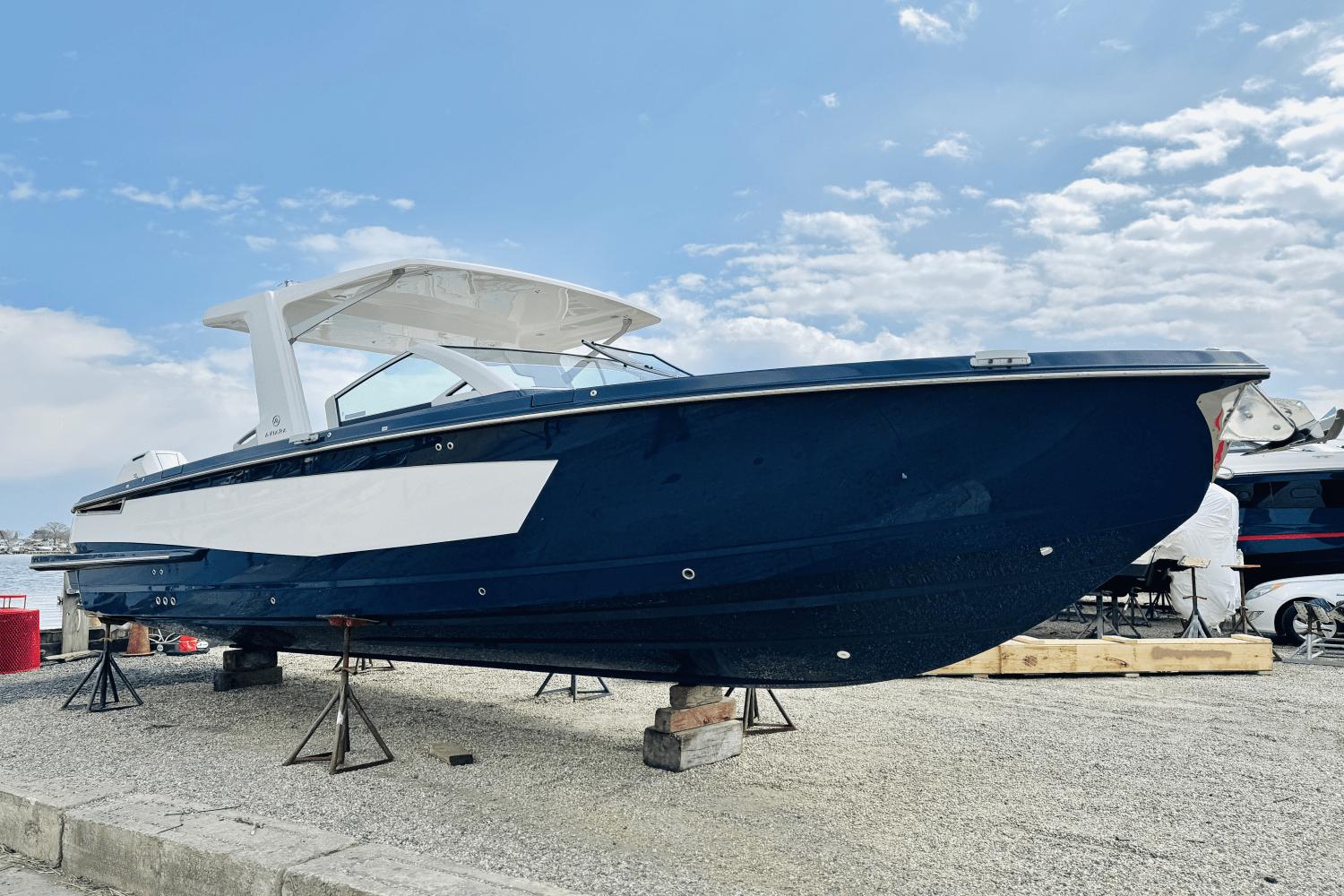 2024 Aviara AV32 Outboard Runabout for sale - YachtWorld