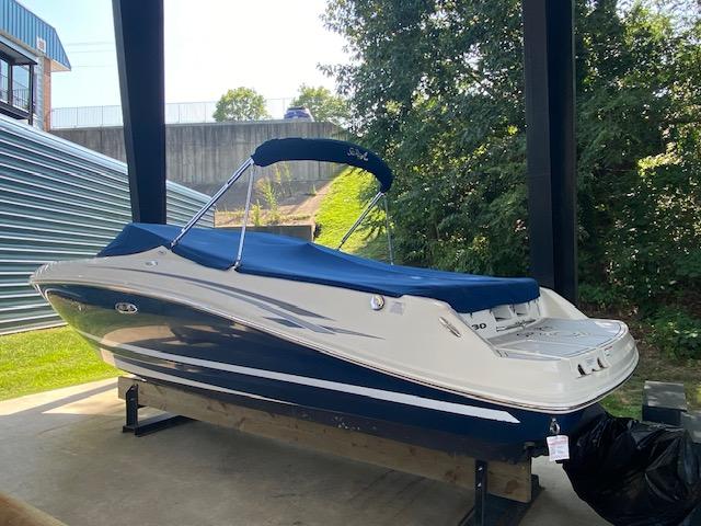 2010 Sea Ray 230 Select Runabout for sale - YachtWorld