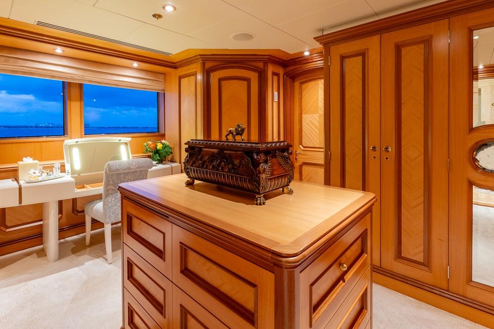 AMANTI Motor Yachts Feadship for sale - YachtWorld