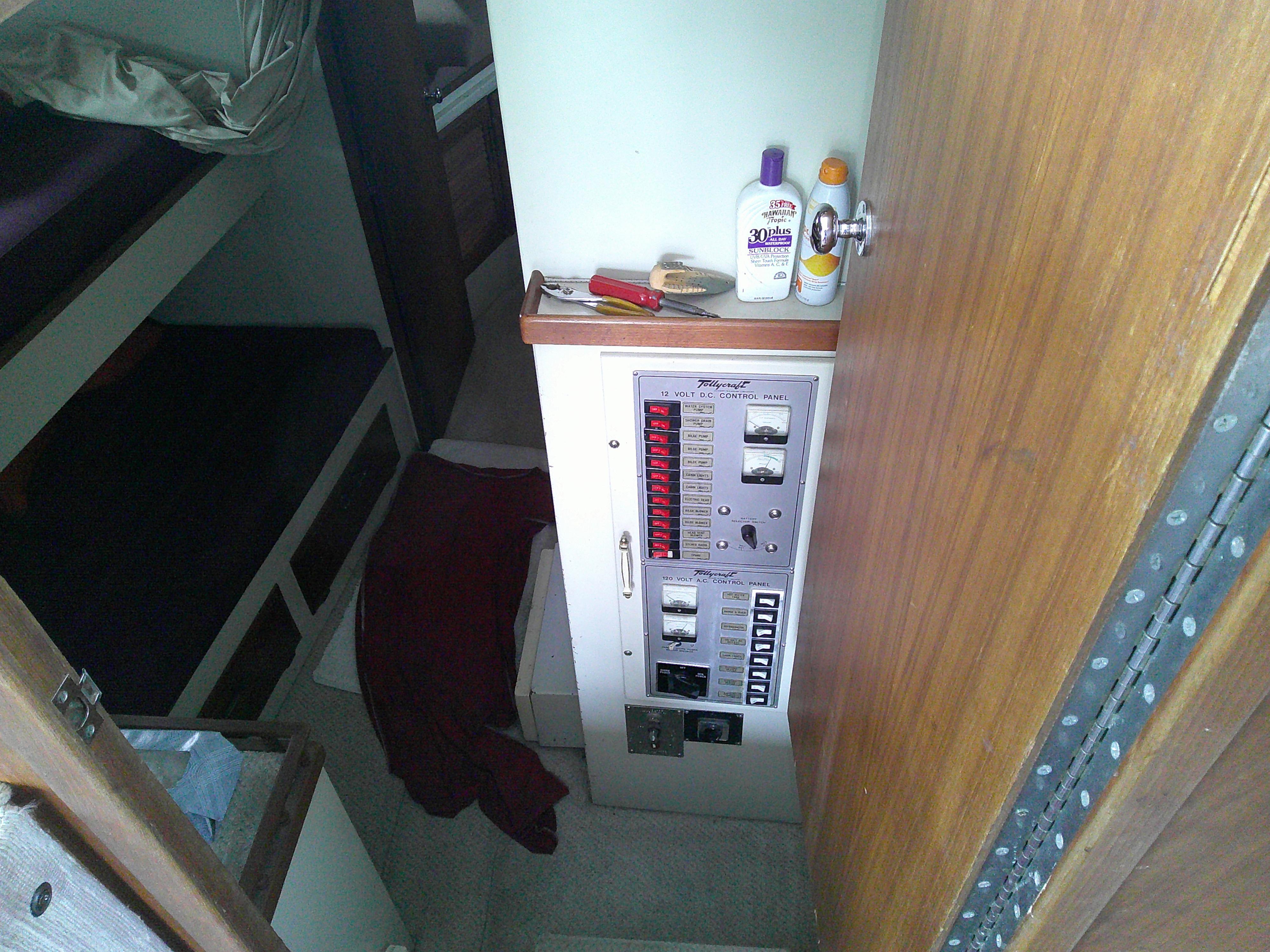 1977 Tollycraft 37' Sedan Flybridge for sale - YachtWorld