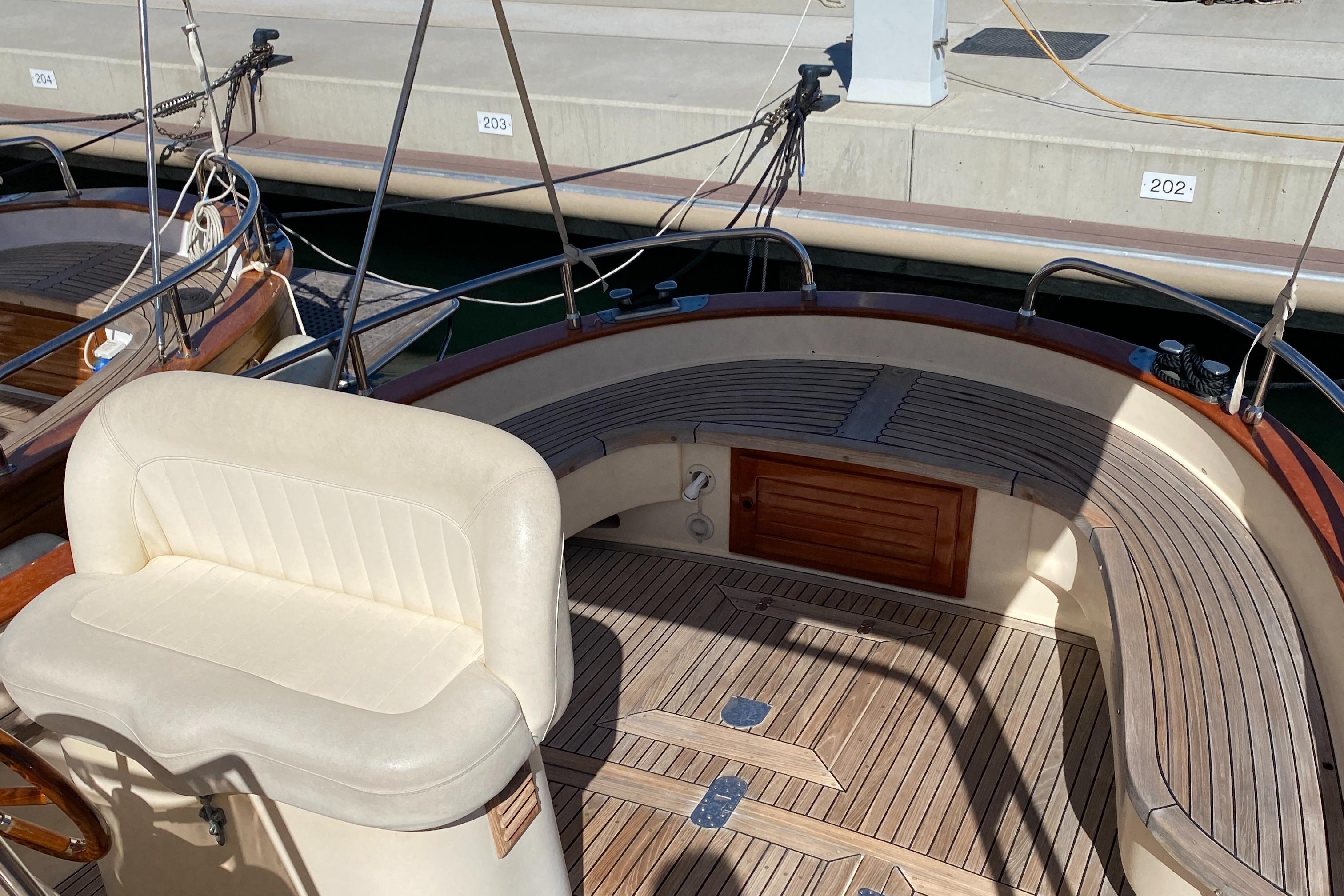 2001 Fratelli Aprea Sorrento 750 Cruiser for sale - YachtWorld