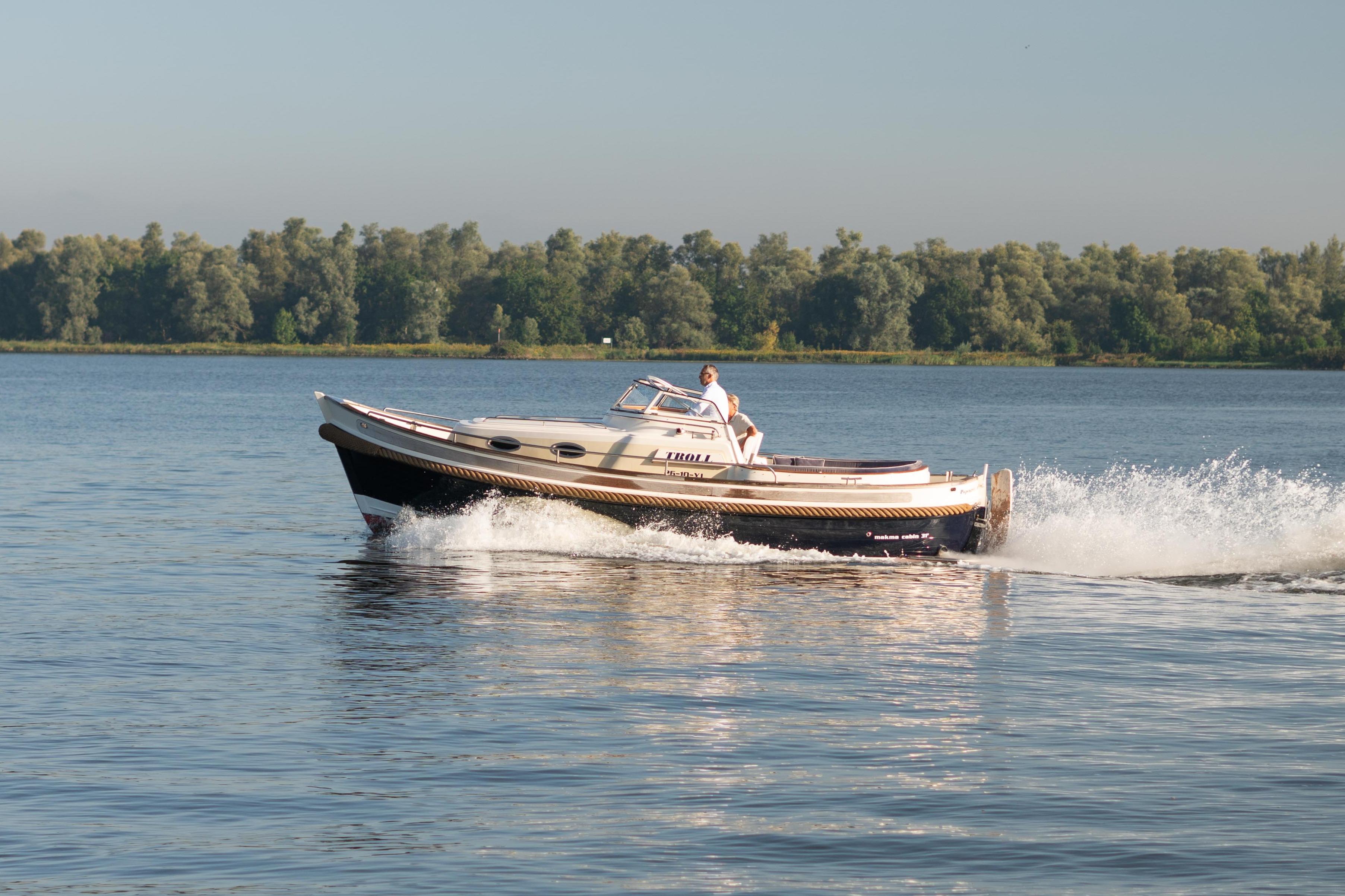 Gebraucht 2004 Makma 31 Cabin | YachtFocus