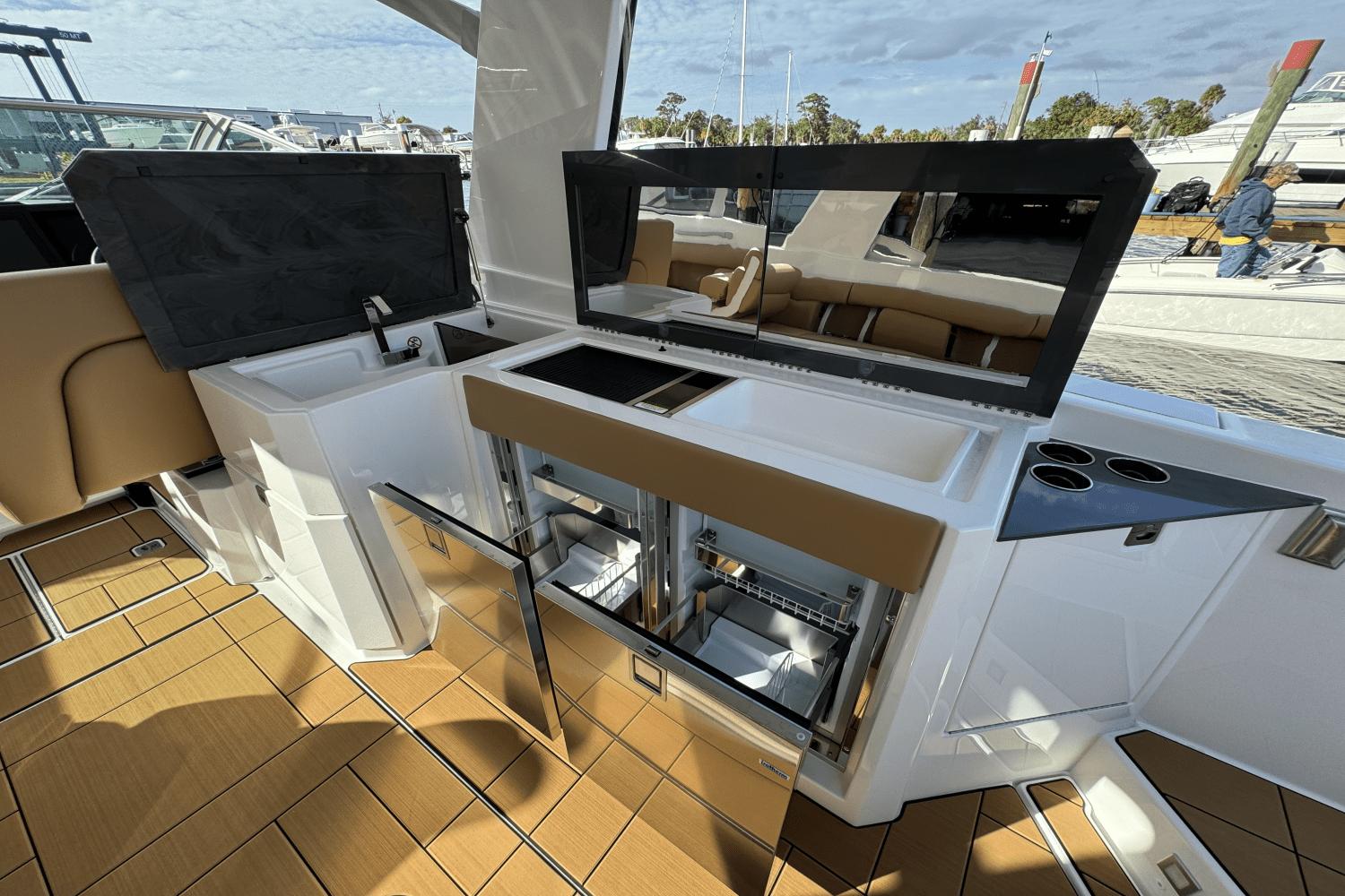 2024 Aviara AV36 Outboard Runabout for sale - YachtWorld