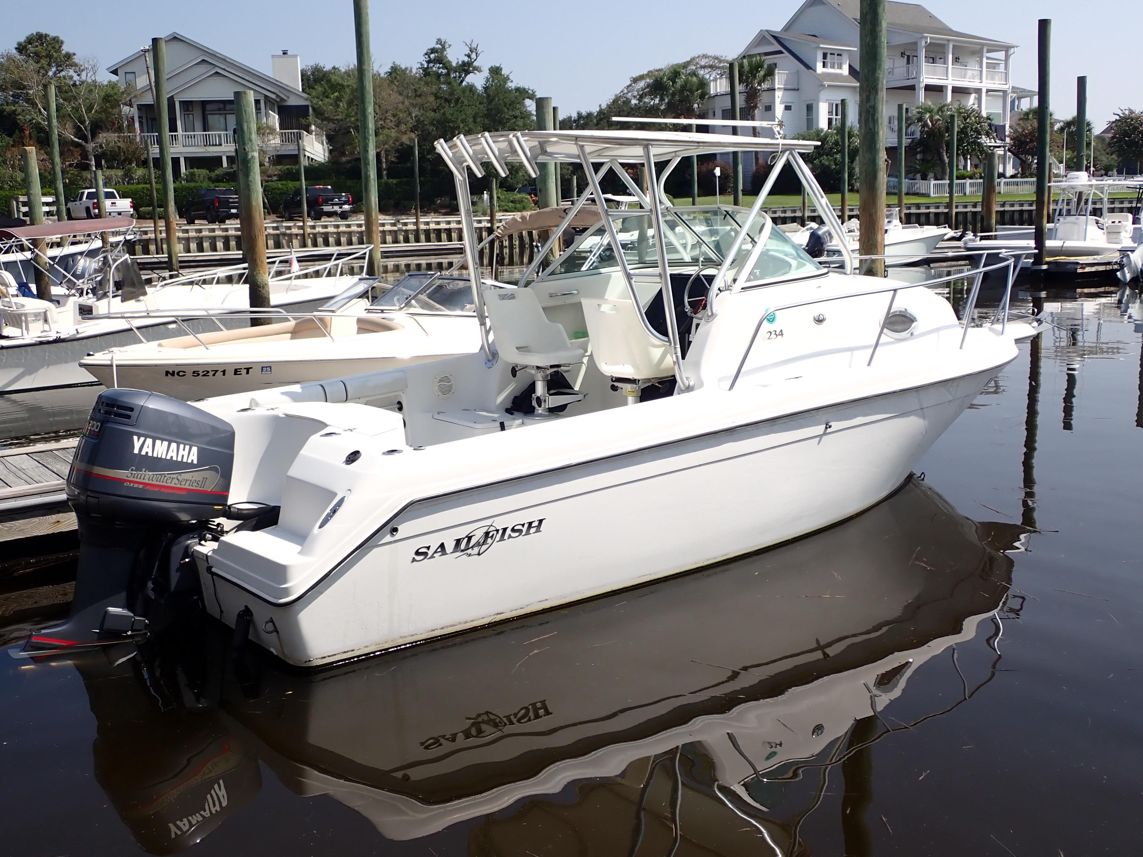 2003 Sailfish 230 WA Walkaround for sale - YachtWorld