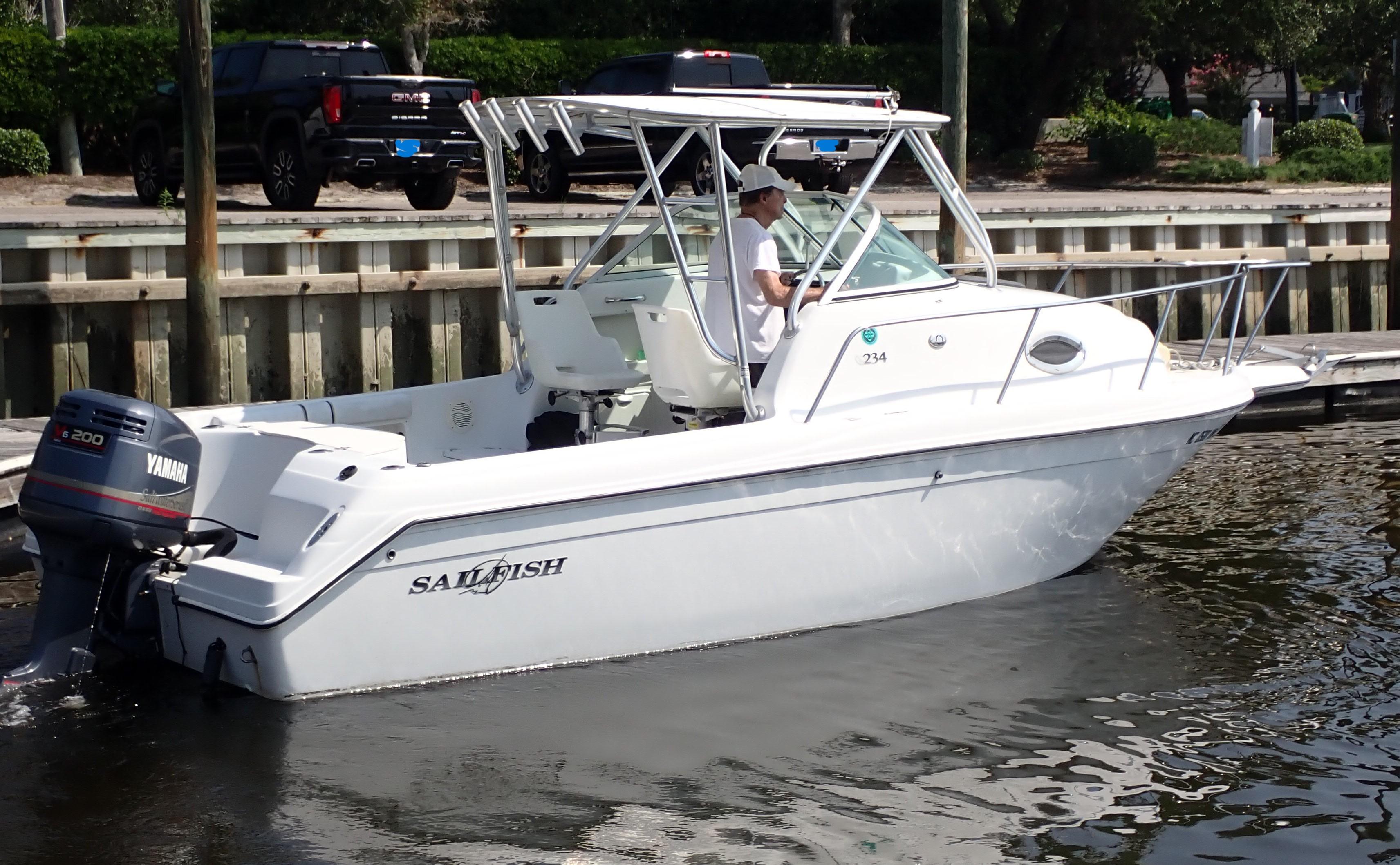 2003 Sailfish 230 WA Walkaround for sale - YachtWorld