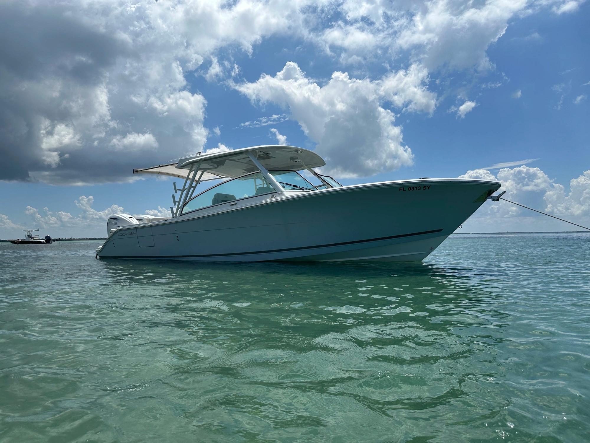2021 Cobia 330 DC Dual Console for sale - YachtWorld