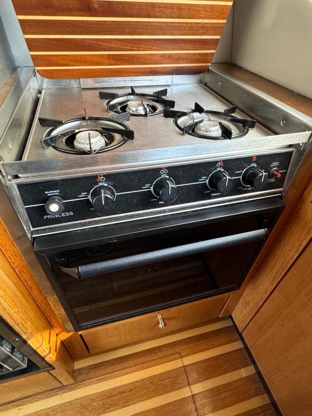 1999 Bayliner 4087 Aft Cabin Motor Yacht Motor Yachts for sale - YachtWorld