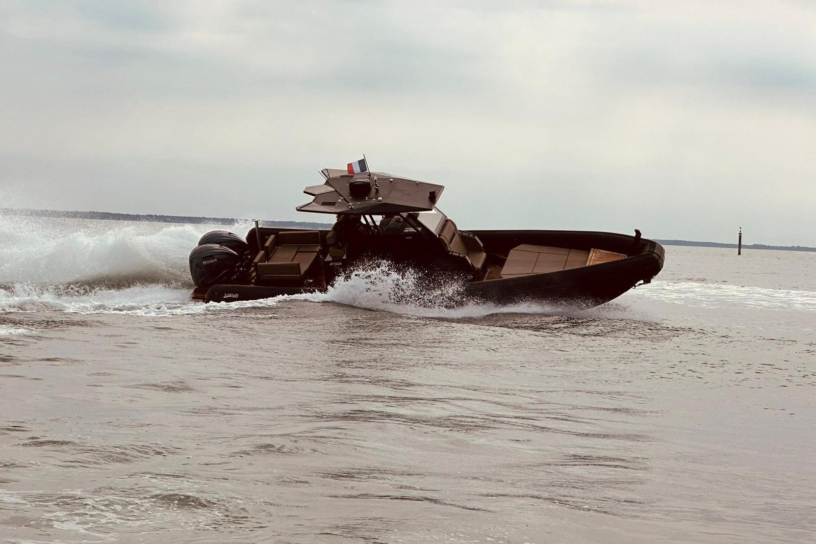 Ocasión 2024 Sea Water GHOST 320 - Gironde ( 33 ) | TopBarcos.com