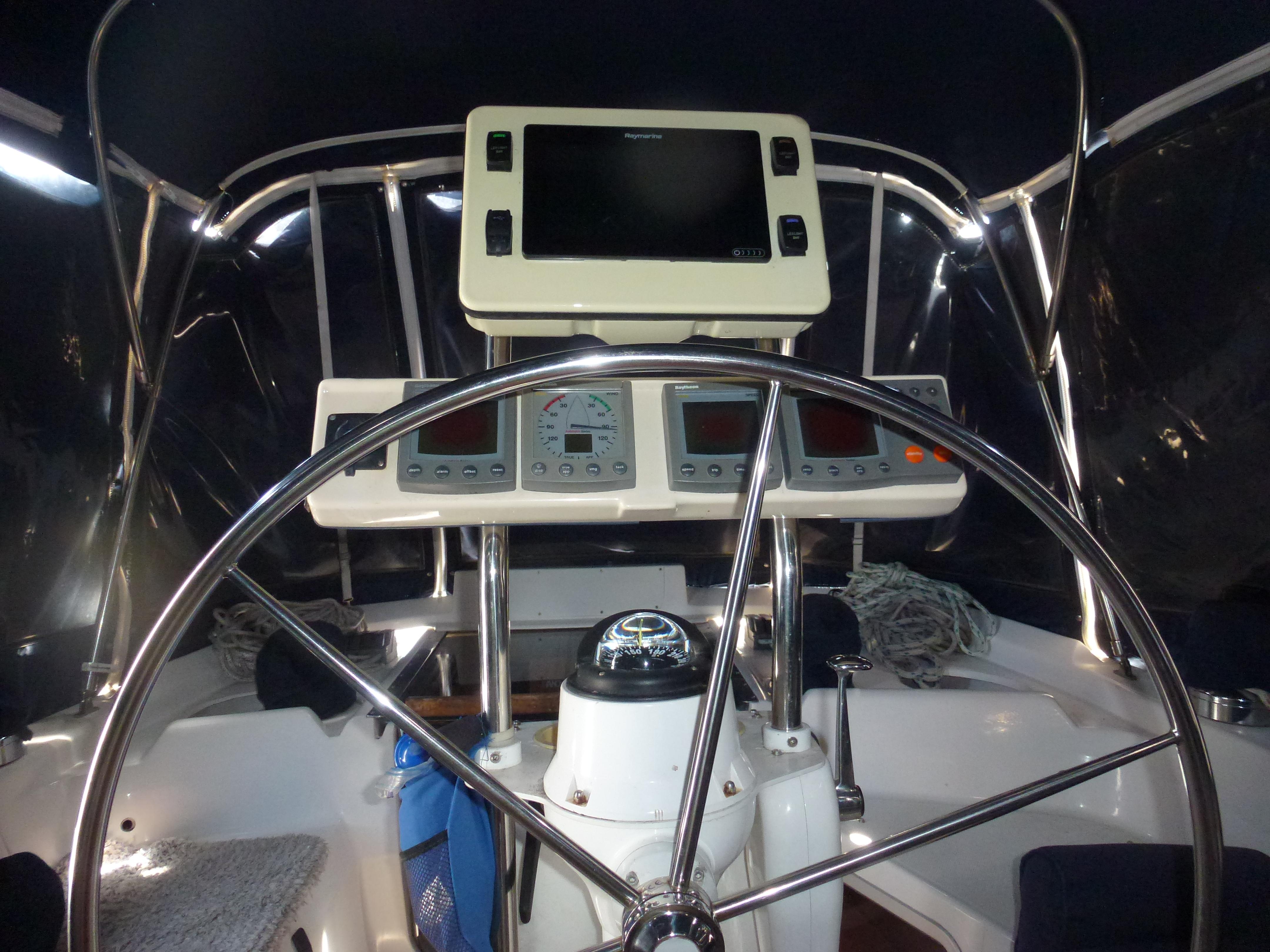 2001 Hunter Passage 420 Centre Cockpit for sale - YachtWorld