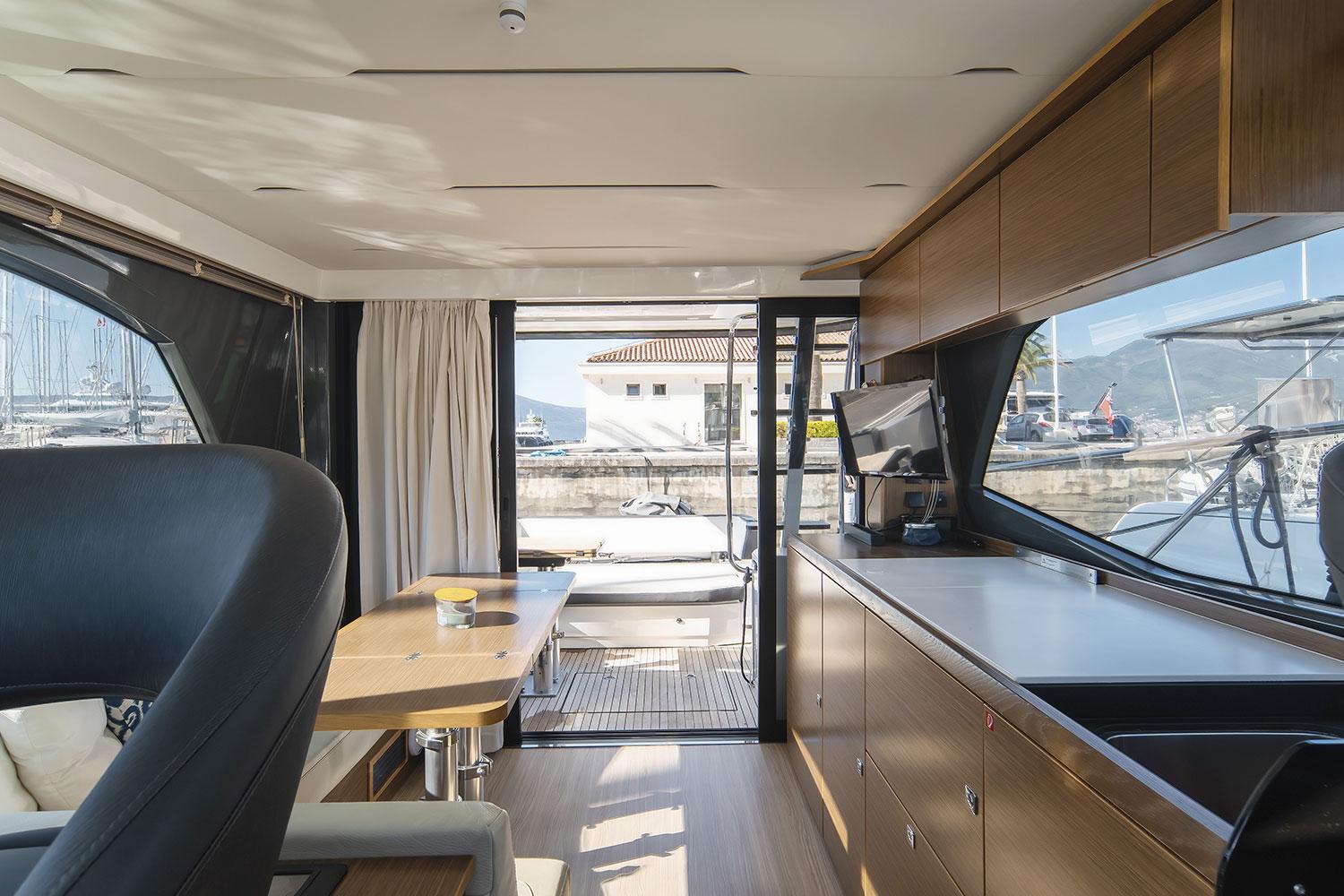 2020 Bavaria R40 Fly Motor Yacht for sale - YachtWorld