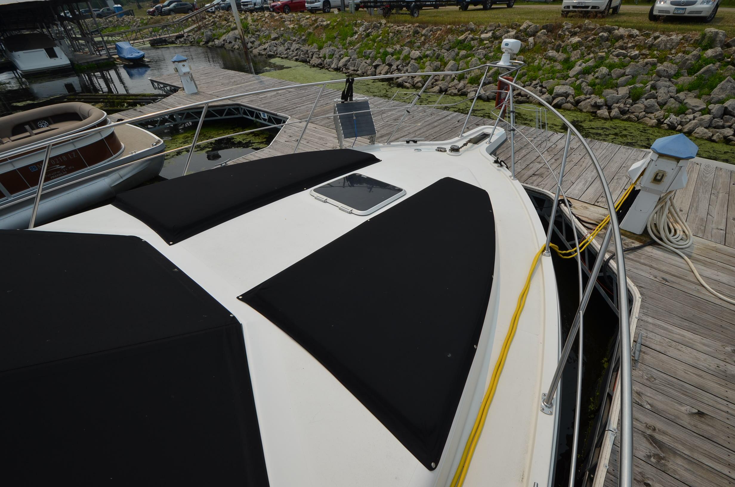 1995 Carver 370 Voyager Convertible for sale - YachtWorld