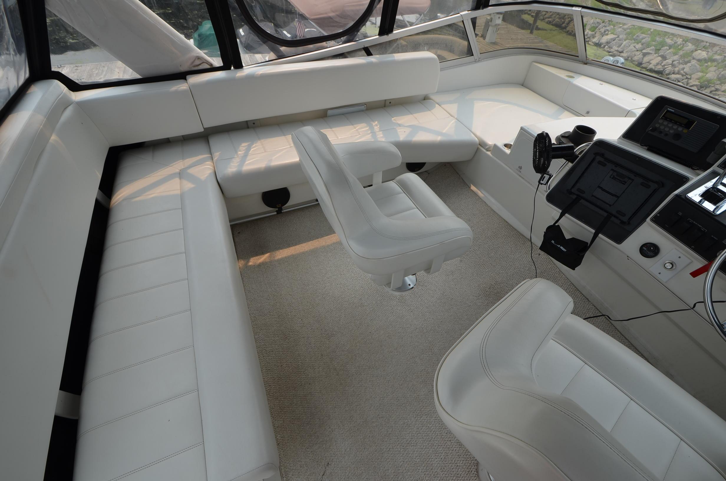 1995 Carver 370 Voyager Convertible for sale - YachtWorld