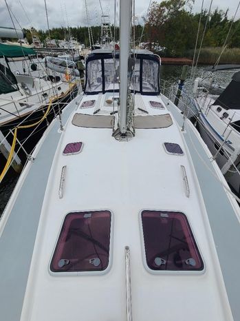 2004 Hunter 466 Cruiser for sale - YachtWorld