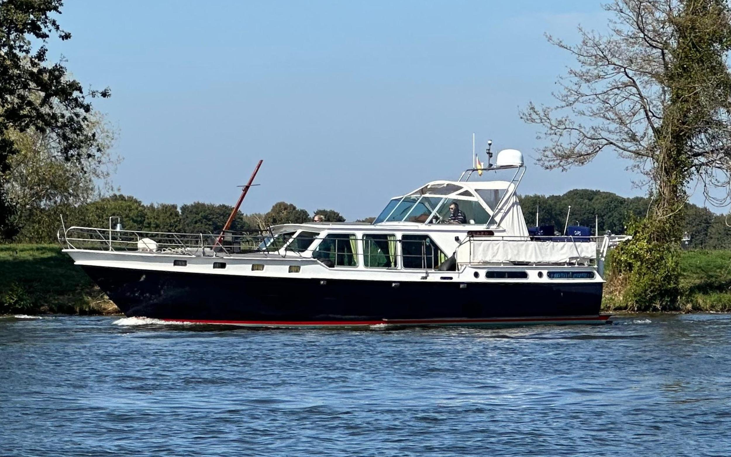 Used 1978 VALK KRUISER De Luxe | YachtFocus