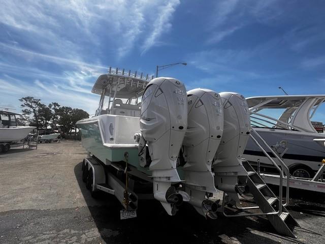 2023 Contender 39 Fisharound Walkaround for sale - YachtWorld