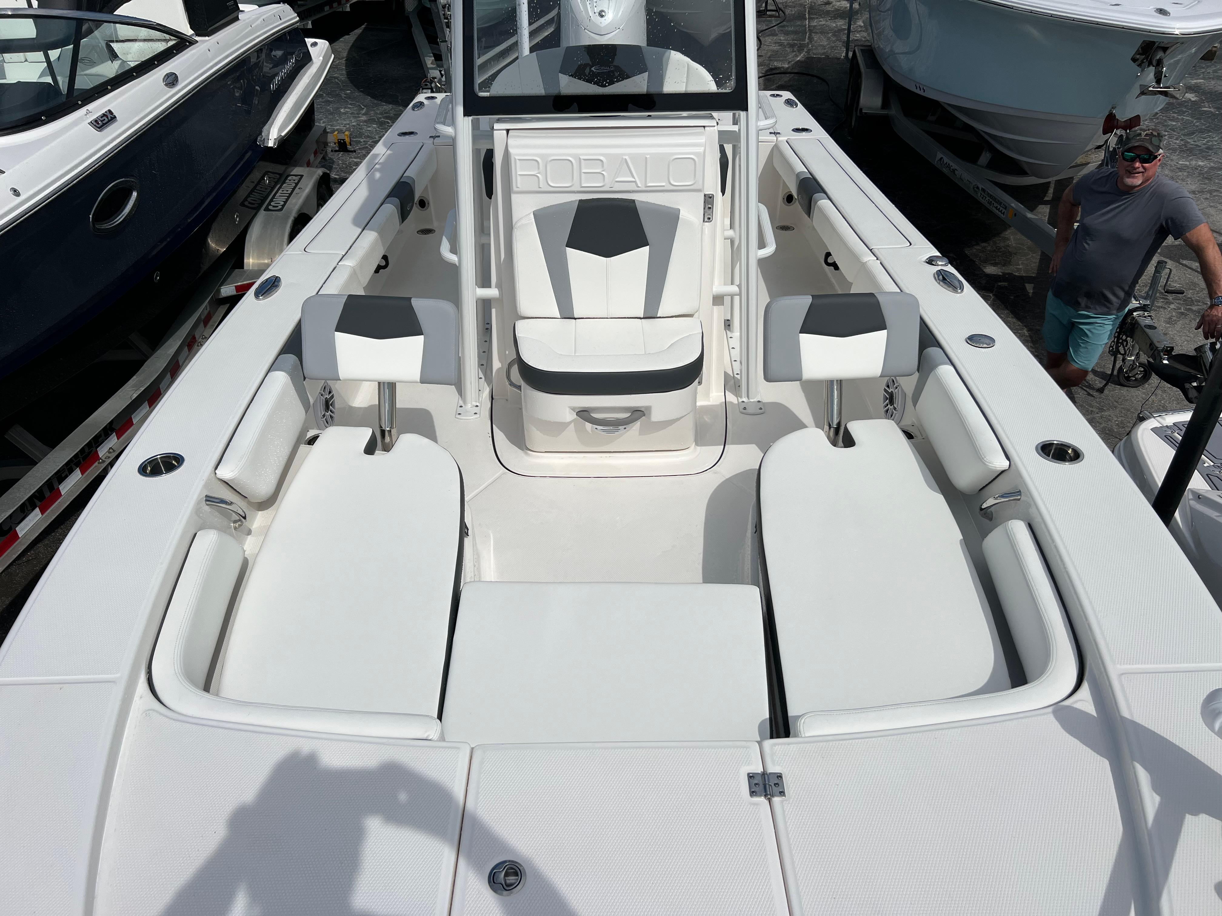 2024 Robalo 246 Sky Deck Center Console for sale - YachtWorld