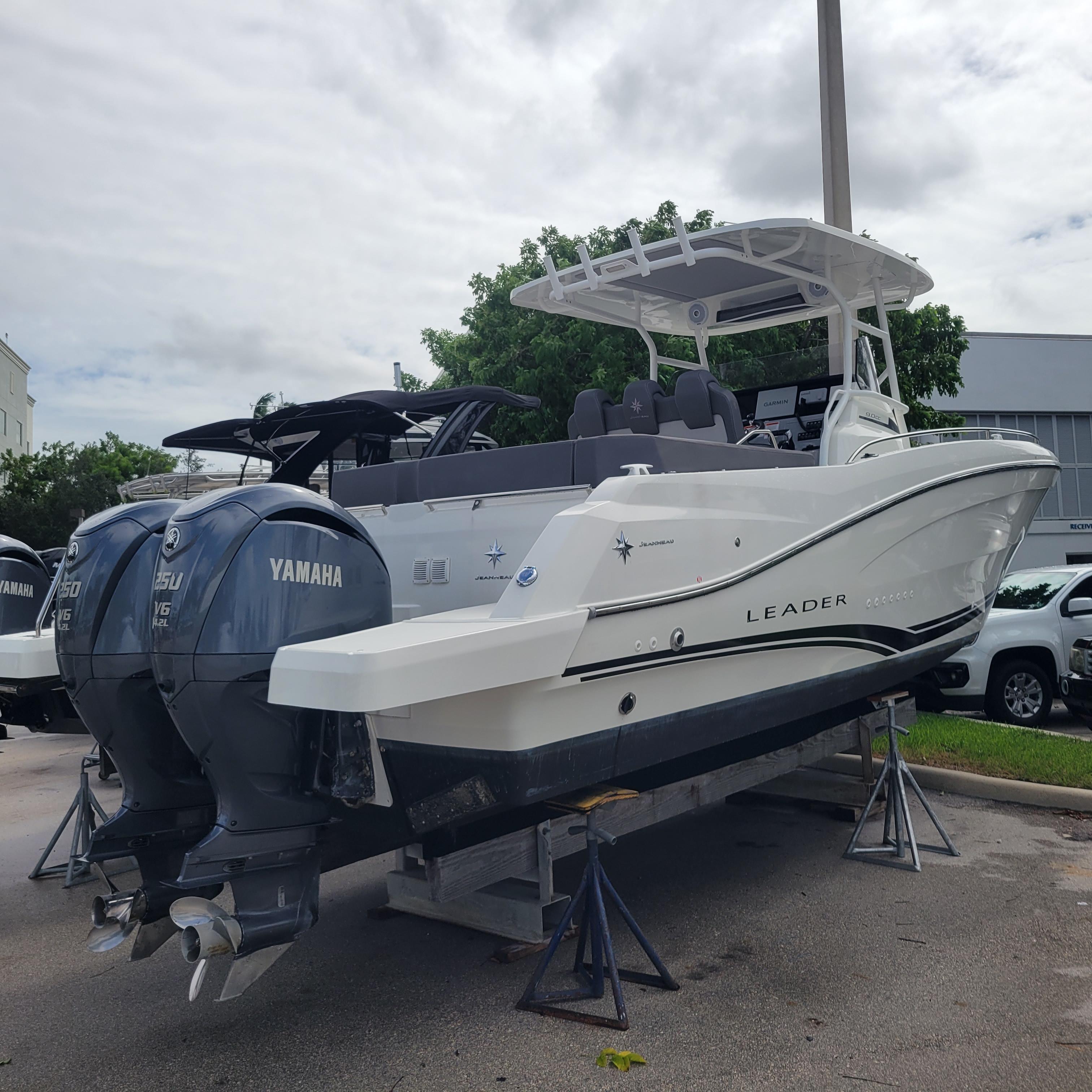 2021 Jeanneau Leader 9.0 CC Center Console for sale - YachtWorld