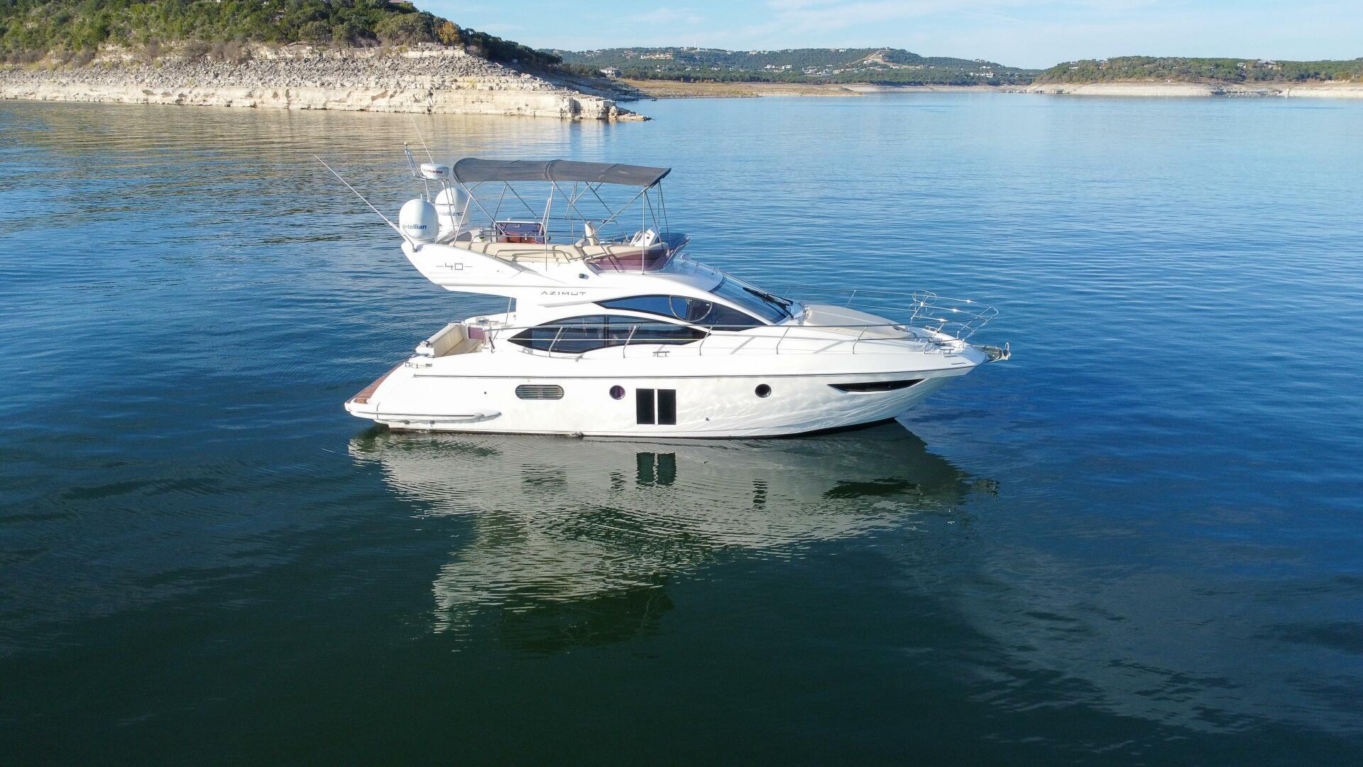 2013 Azimut 40 Flybridge Motor Yachts for sale - YachtWorld