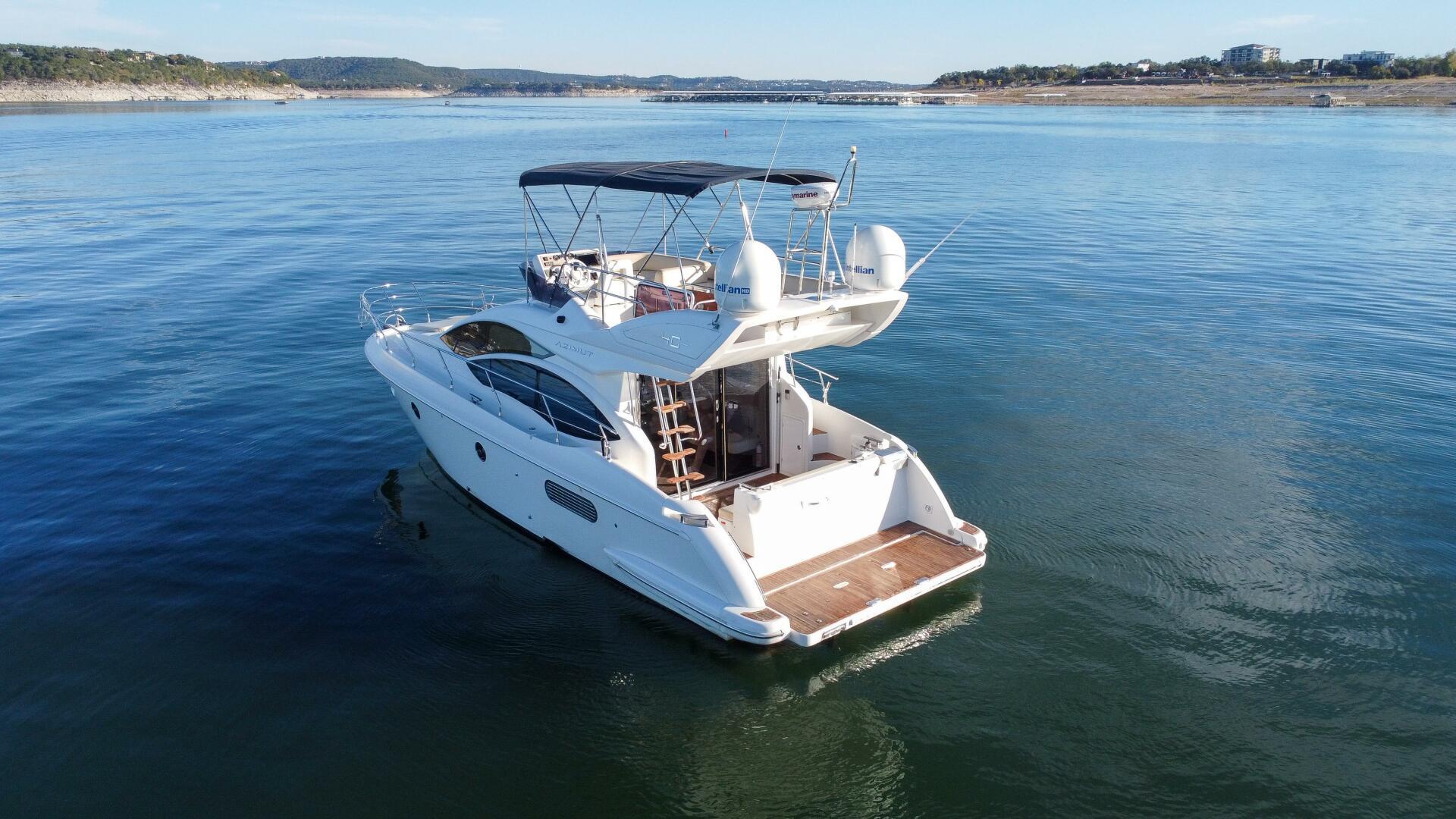 2013 Azimut 40 Flybridge Motor Yachts for sale - YachtWorld