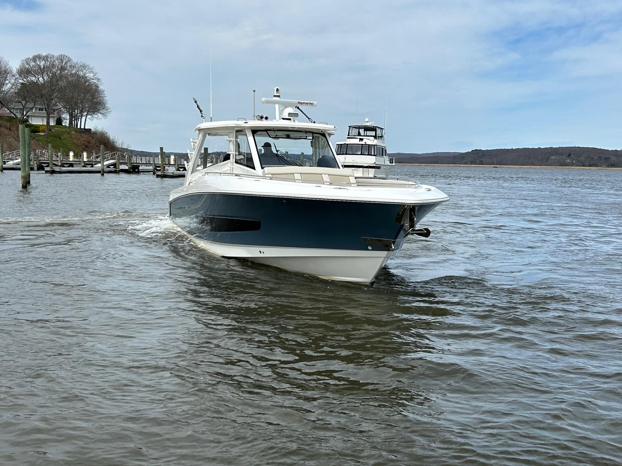 2021 Boston Whaler 420 Outrage Centre Console for sale - YachtWorld