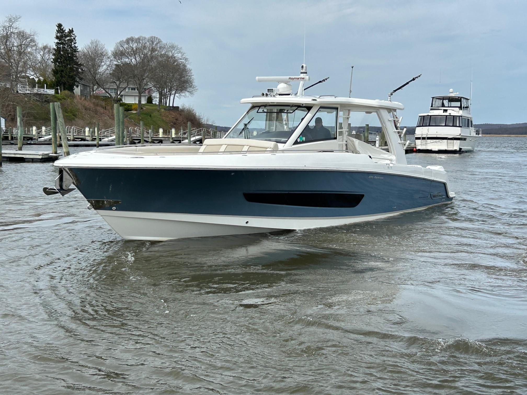 2021 Boston Whaler 420 Outrage Centre Console for sale - YachtWorld